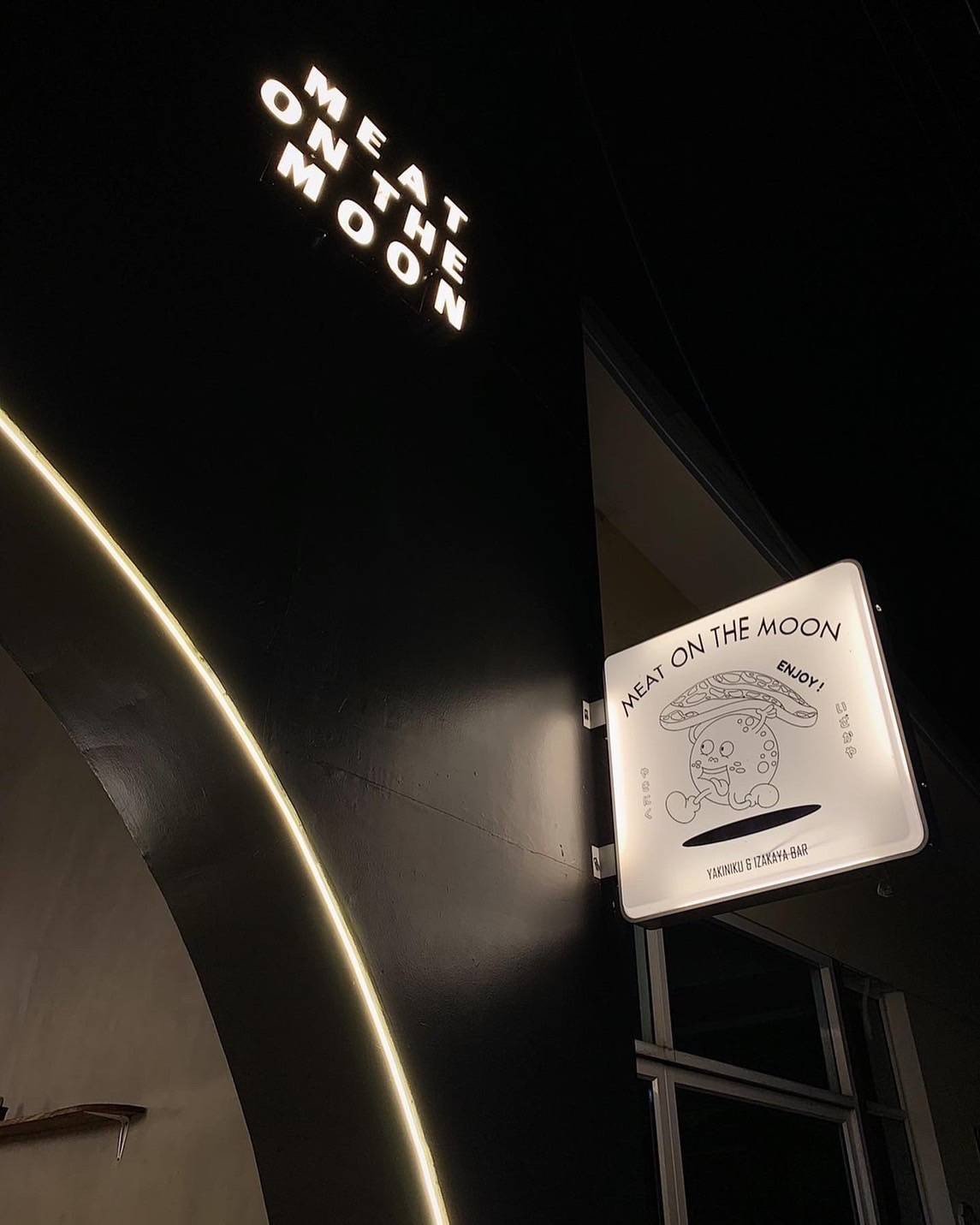 รูป Meat On The Moon