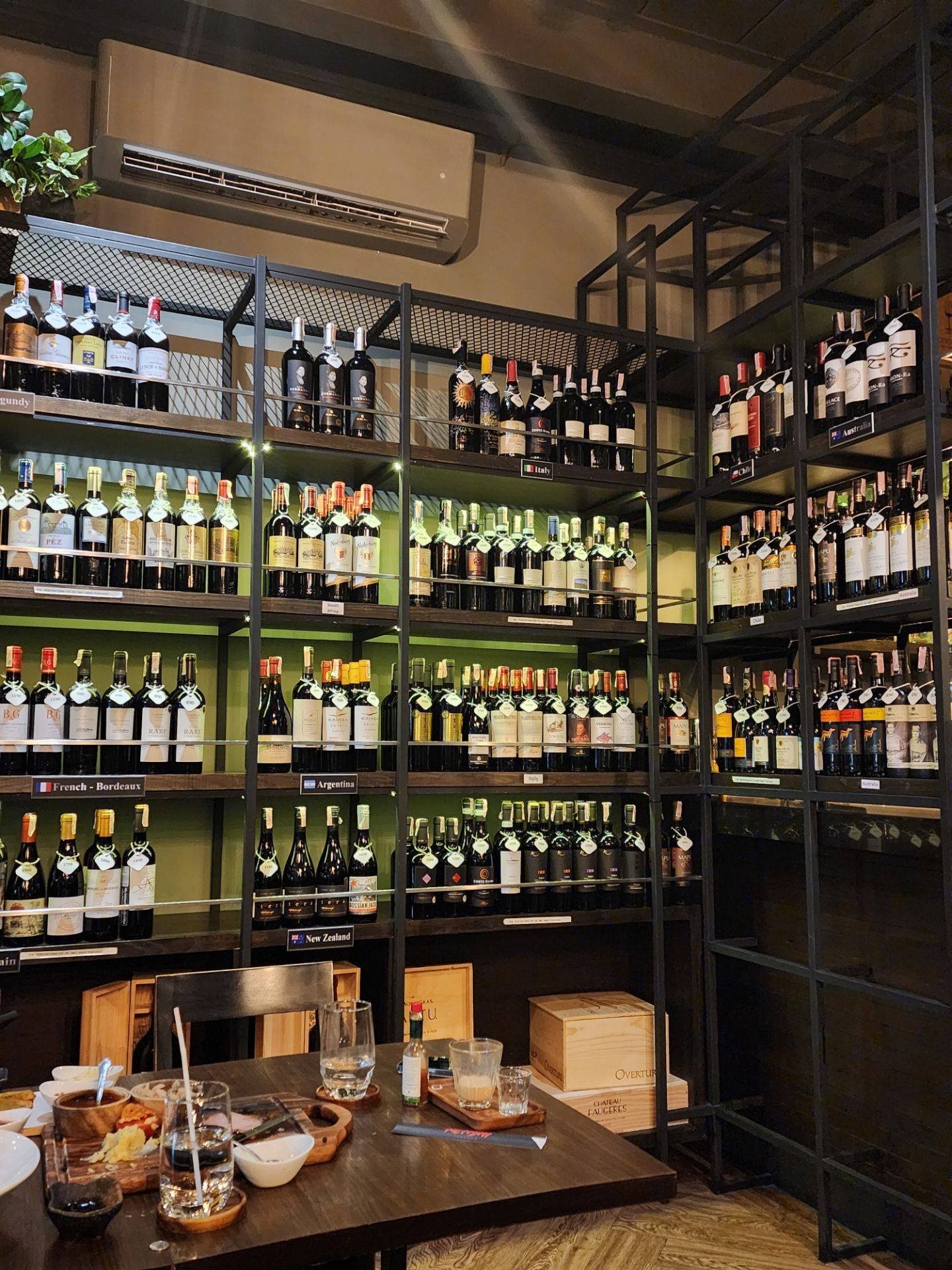รูป Oak Wine & Grill