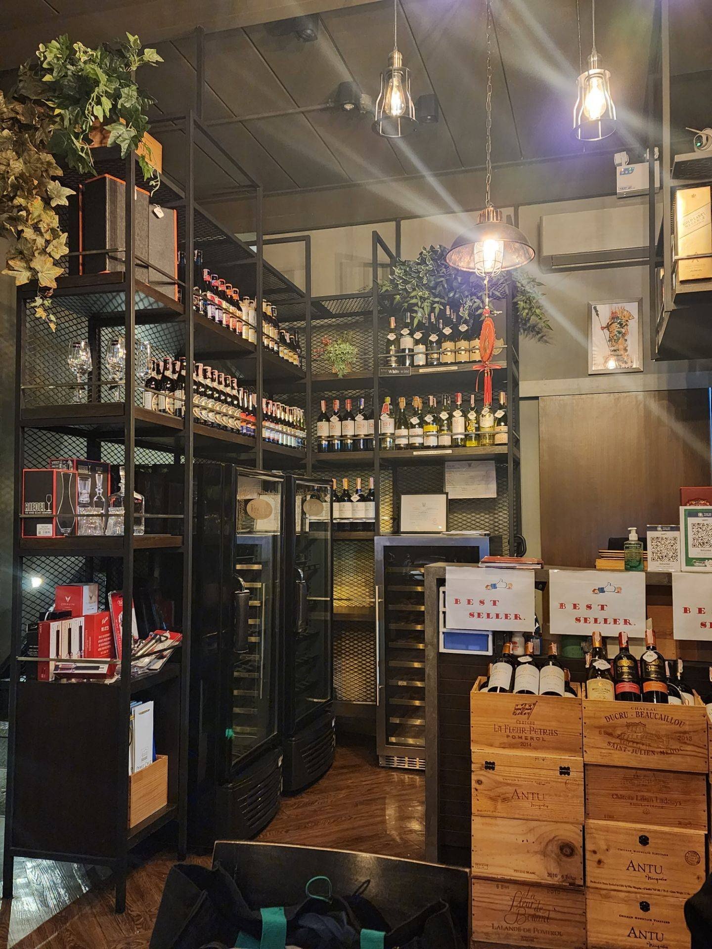 รูป Oak Wine & Grill