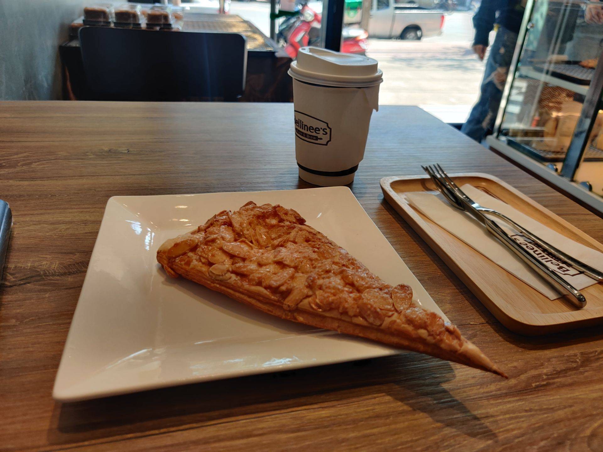 ร้าน Bellinee's Bake & Brew รัตนราช บางบ่อ | รีวิวร้านอาหาร