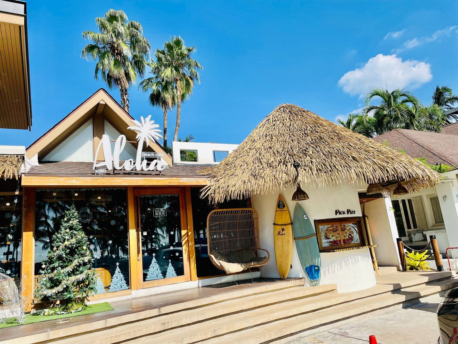 บรรยากาศ. ร้าน Aloha Beach Cafe'