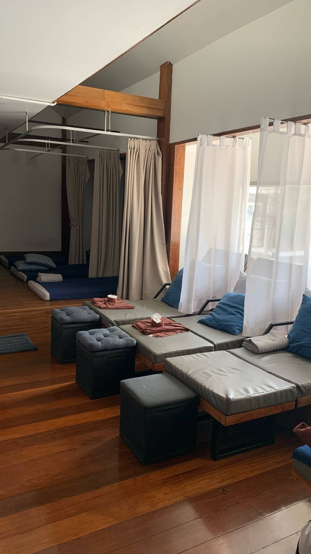 รีวิว Urban Calm พญาไท - เรื่องวุ่นๆของวันรุ่นปวดเมื่อย