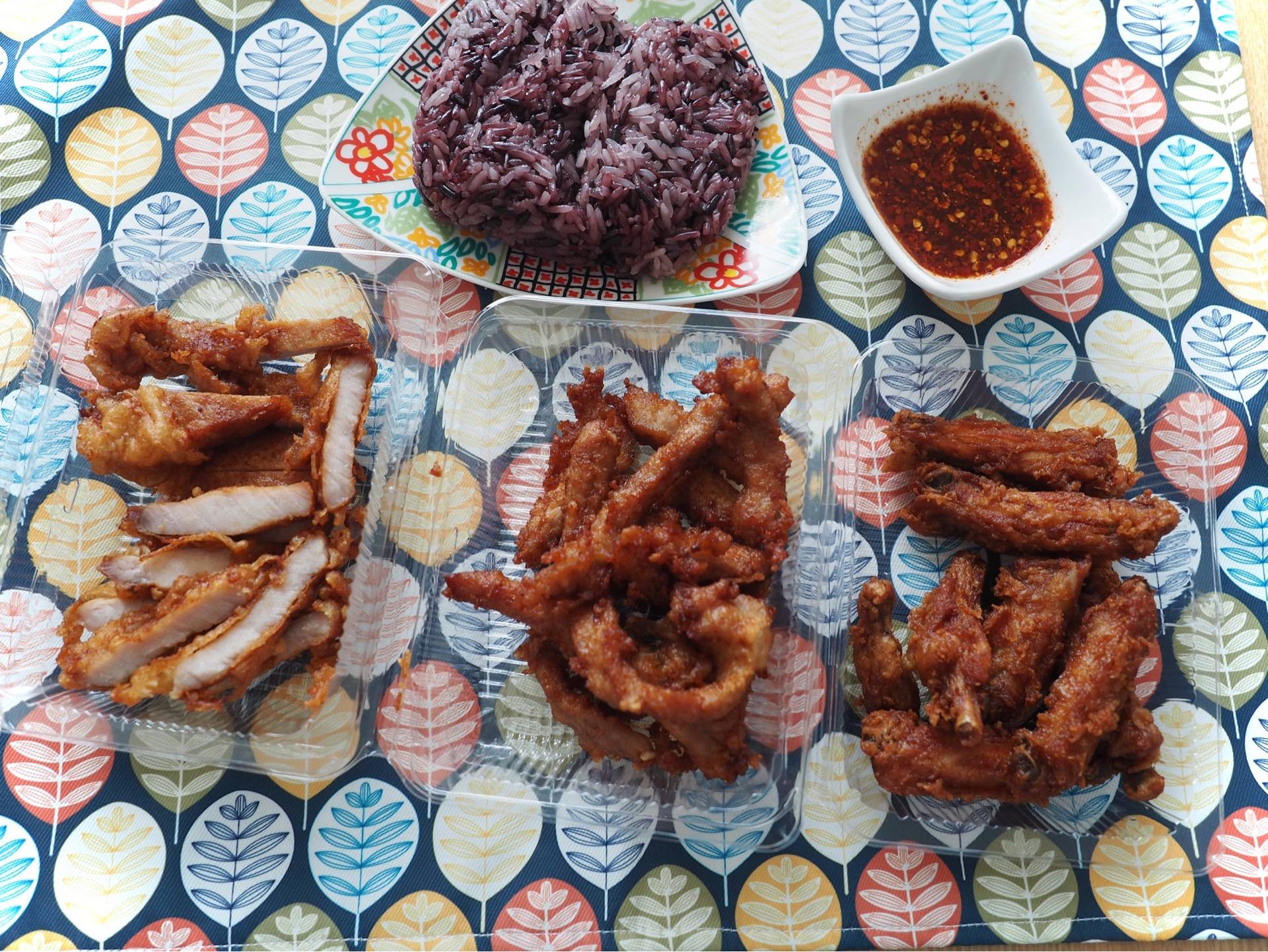 รีวิว หมูทอดเฮียวิน (Mhoo-Tod) - ถนนจันทร์ 16 จันทร์16-3 - ข้าวเหนียว ...