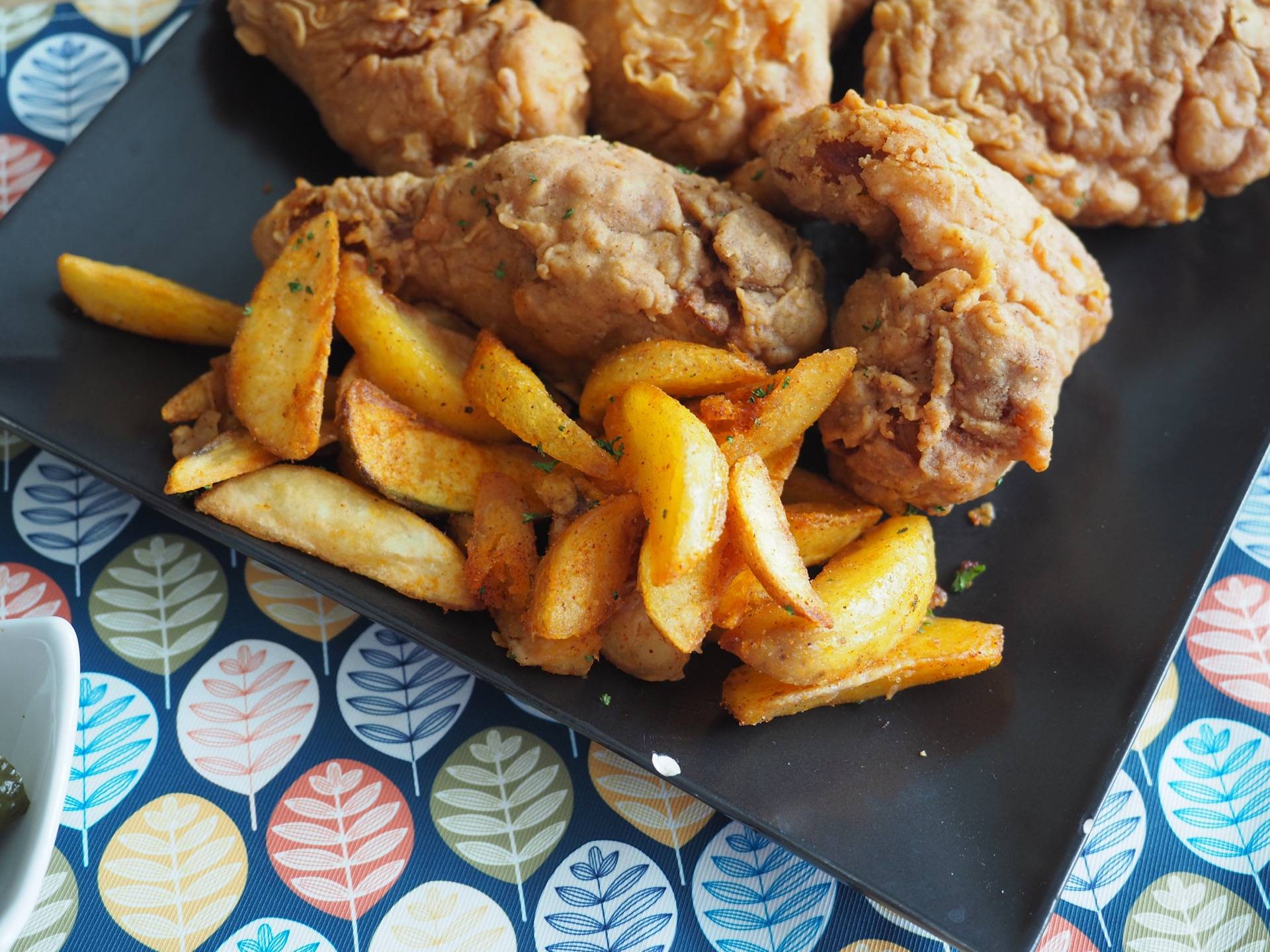 รูป Henryfry : fried chicken & housemade food. เจริญกรุง