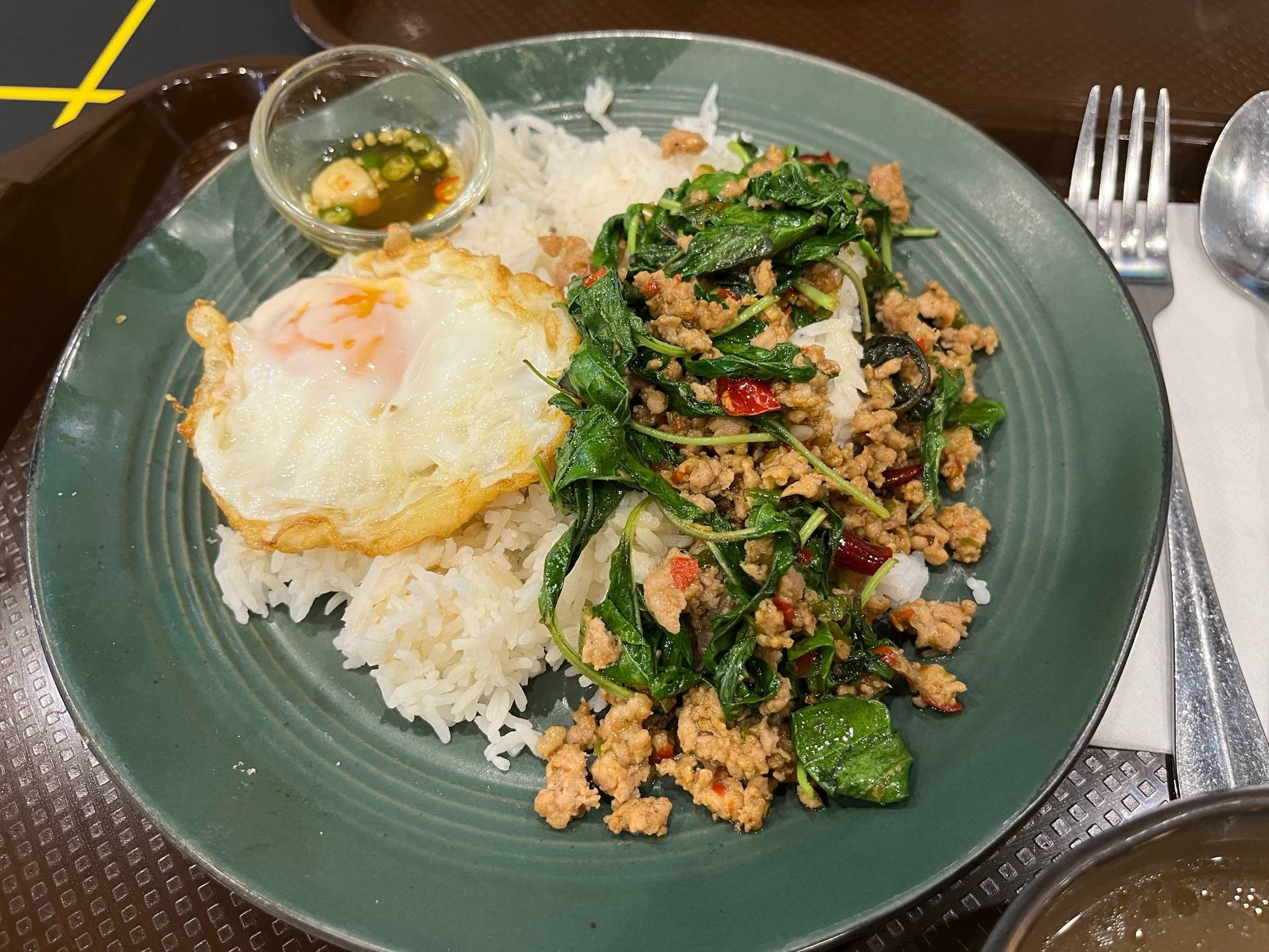 กะเพราหมูสับไข่ดาว ร้าน Imm Rice & Noodle สนามบินสุวรรณภูมิ