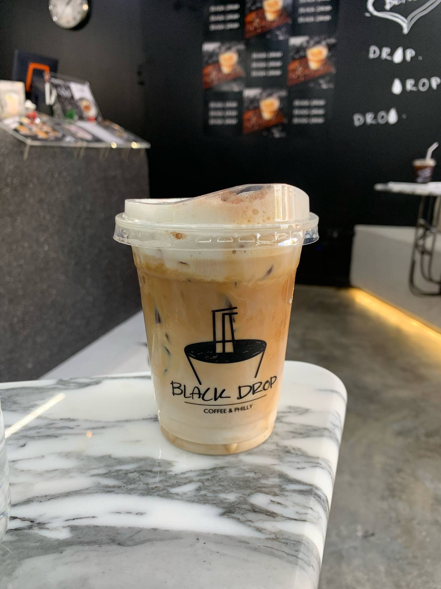รีวิว Blackdrop coffee and philly Ladphroa 71 - กาแฟพอใช้ได้