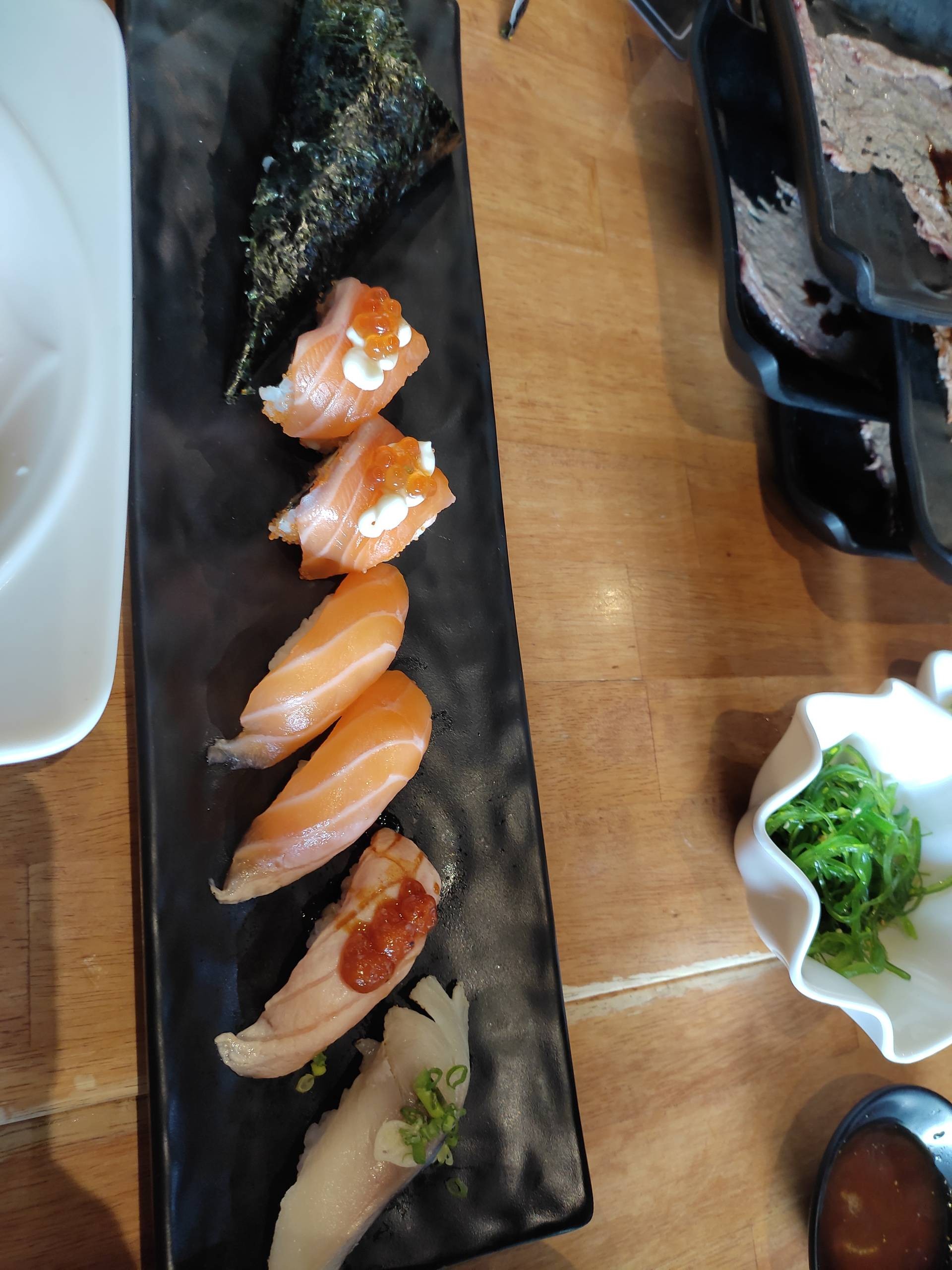ซุชิแซลอน ร้าน Aroi Sushi Thru Thonglor ถนนเพชรบุรีตัดใหม่