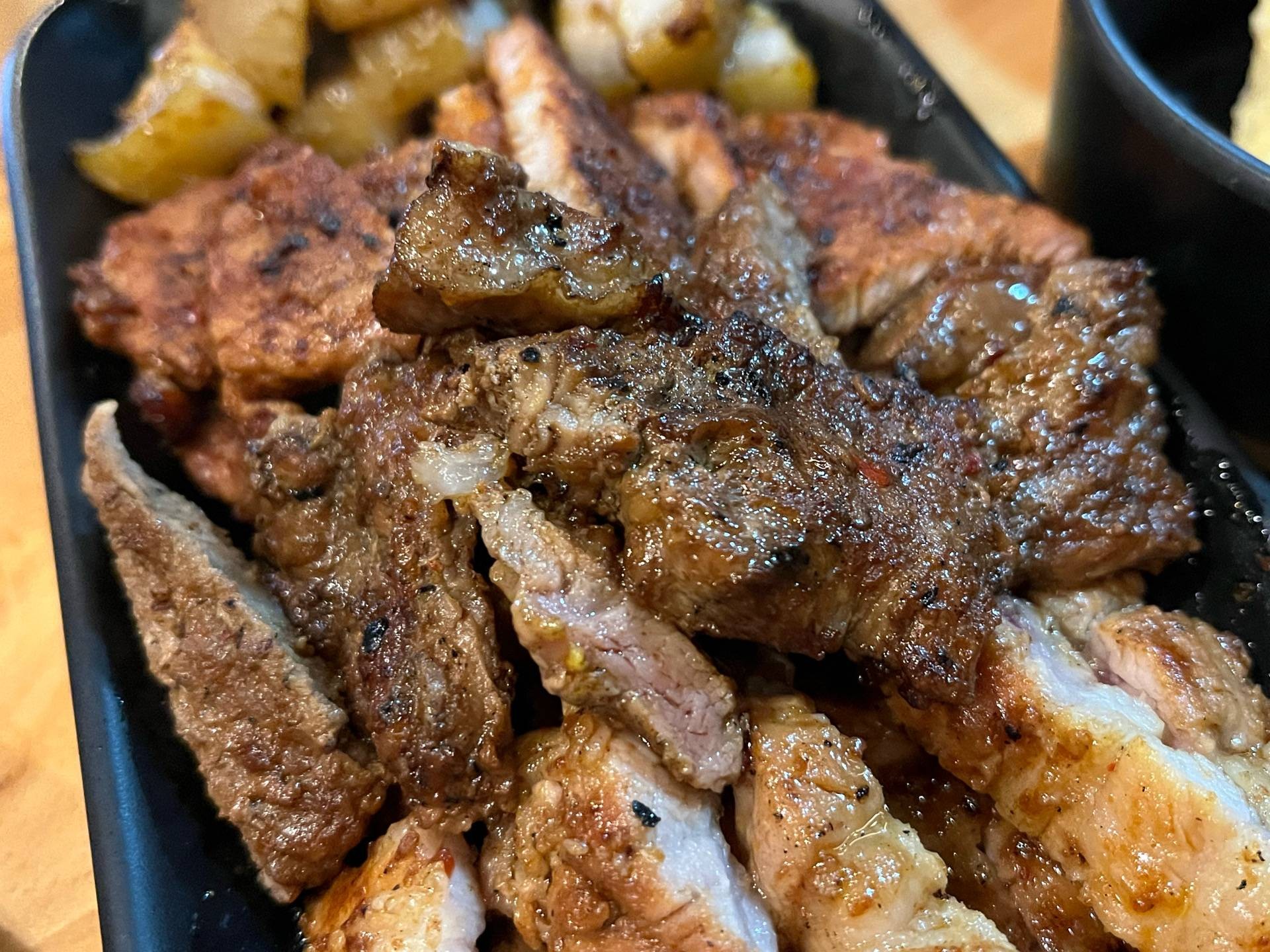 หมูหมักซีอิ้ว ร้าน Sam Gyup Sal BBQ สาขาห้วยขวาง