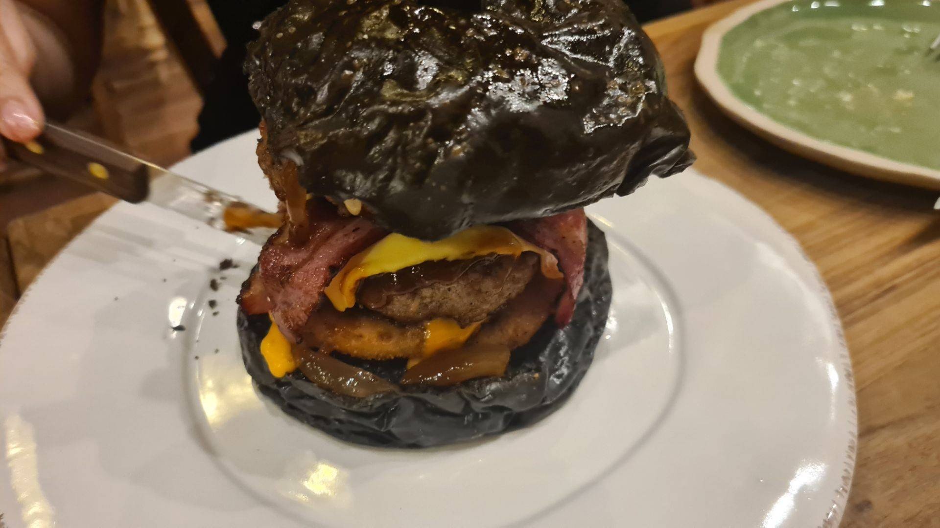 Dark Vader Burger ร้าน Burger Lab นครสวรรค์