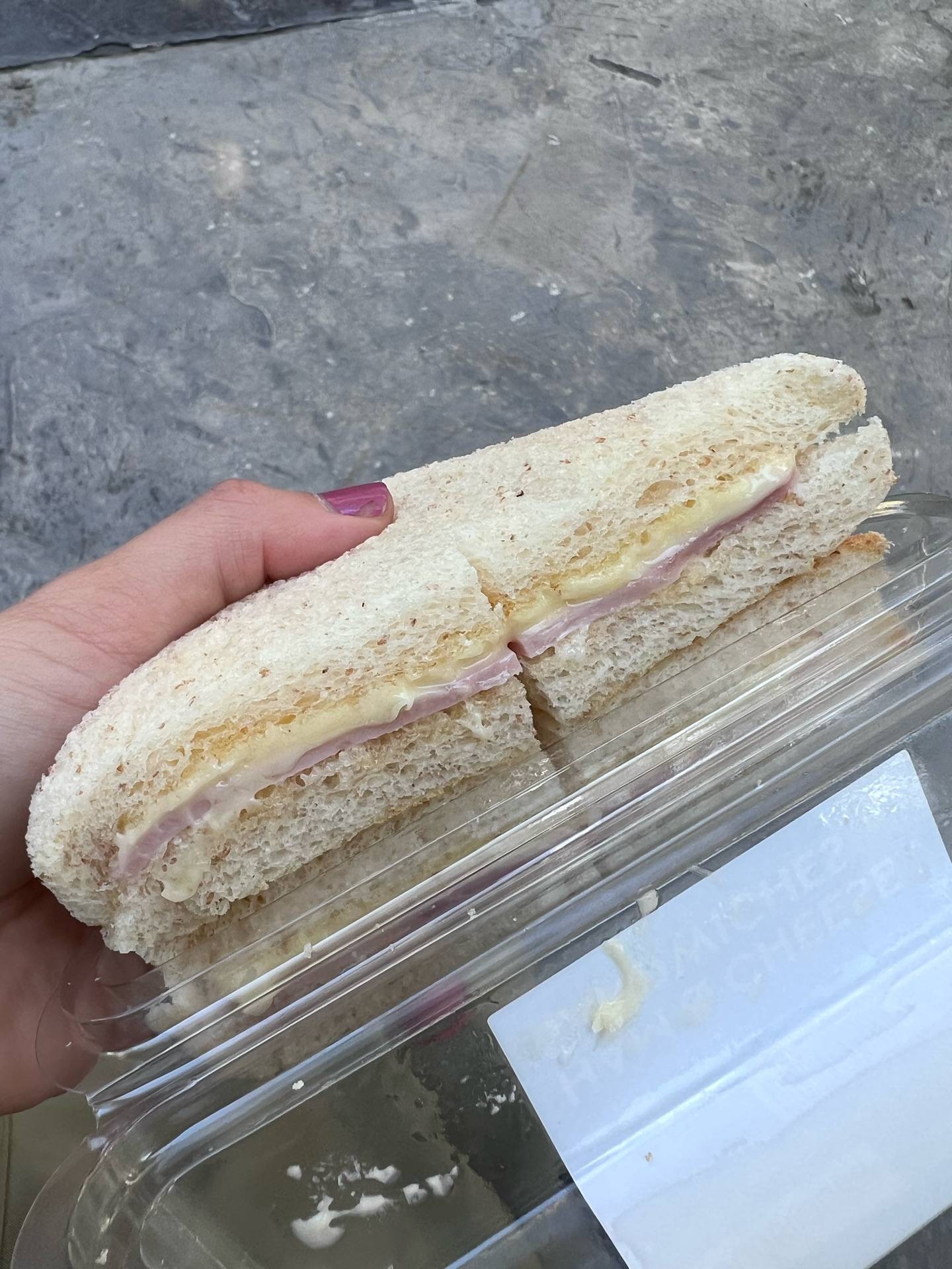 Ham & Cheese Sandwich ร้าน D’oro Coffee Aspire Erawan - Wongnai