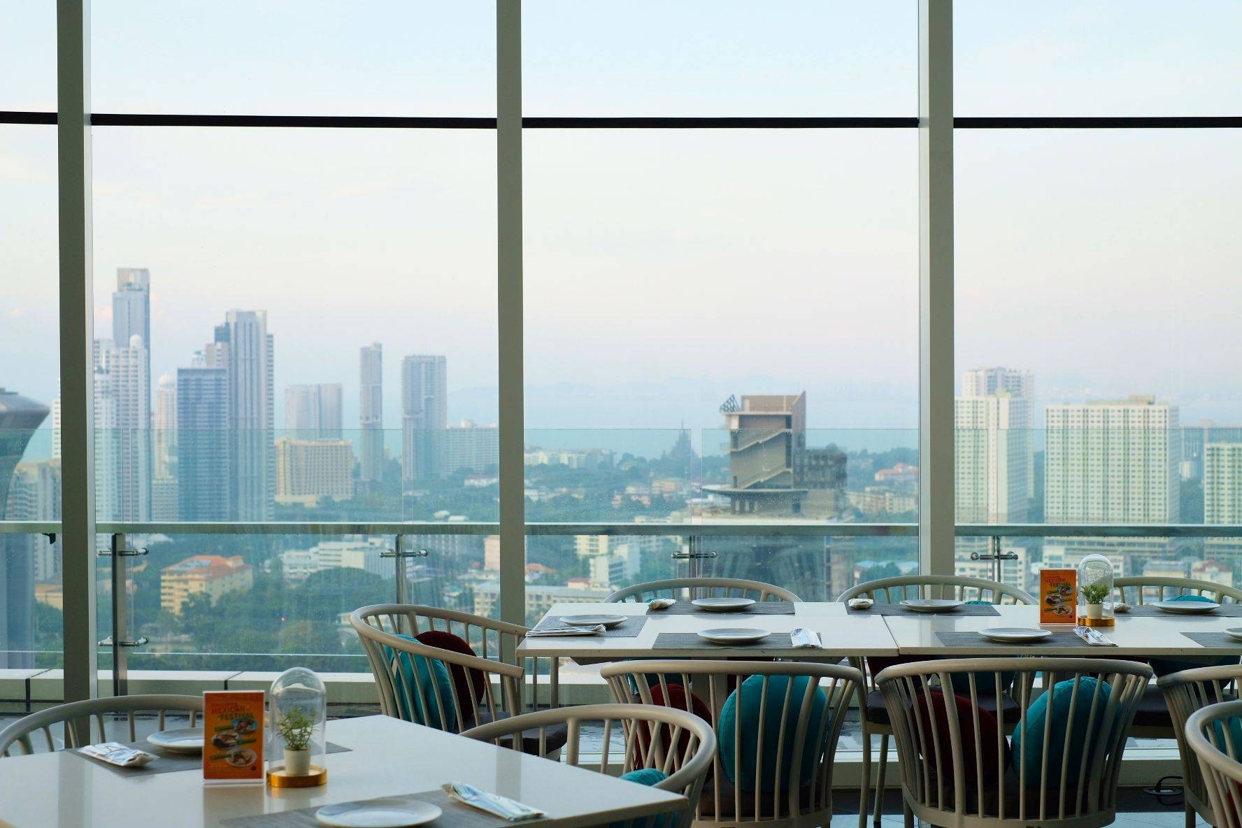 รีวิว The Sky 32 Grande Centre Point Pattaya - rooftop วิวทะเล อาหารอร่อยบรรยากาศชิลมาก - Wongnai