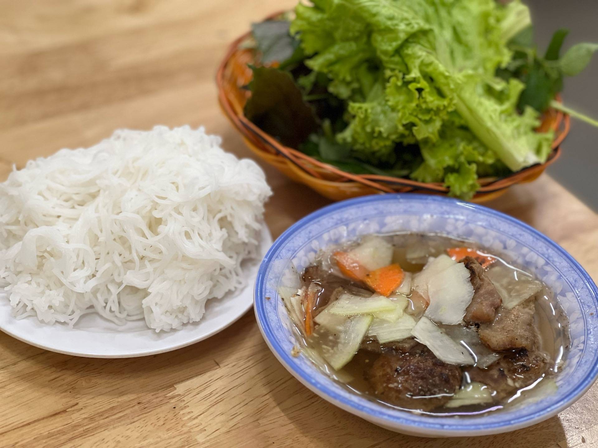 ร้าน Bun Cha Ho Guom | รีวิวร้านอาหาร