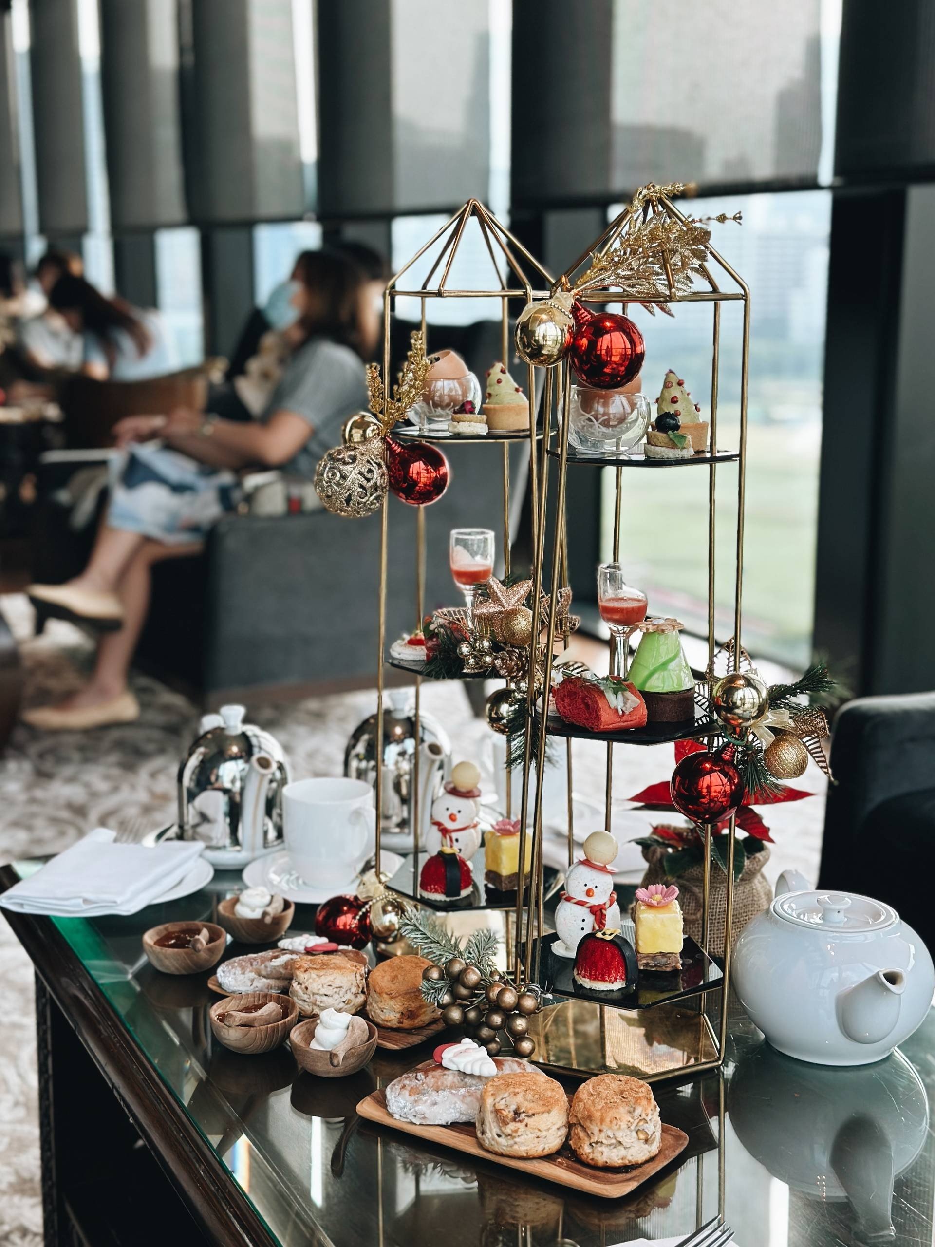 รีวิว The St. Regis Bar The St. Regis Bangkok - จิบชานั่งตักซานต้าพี่ ...