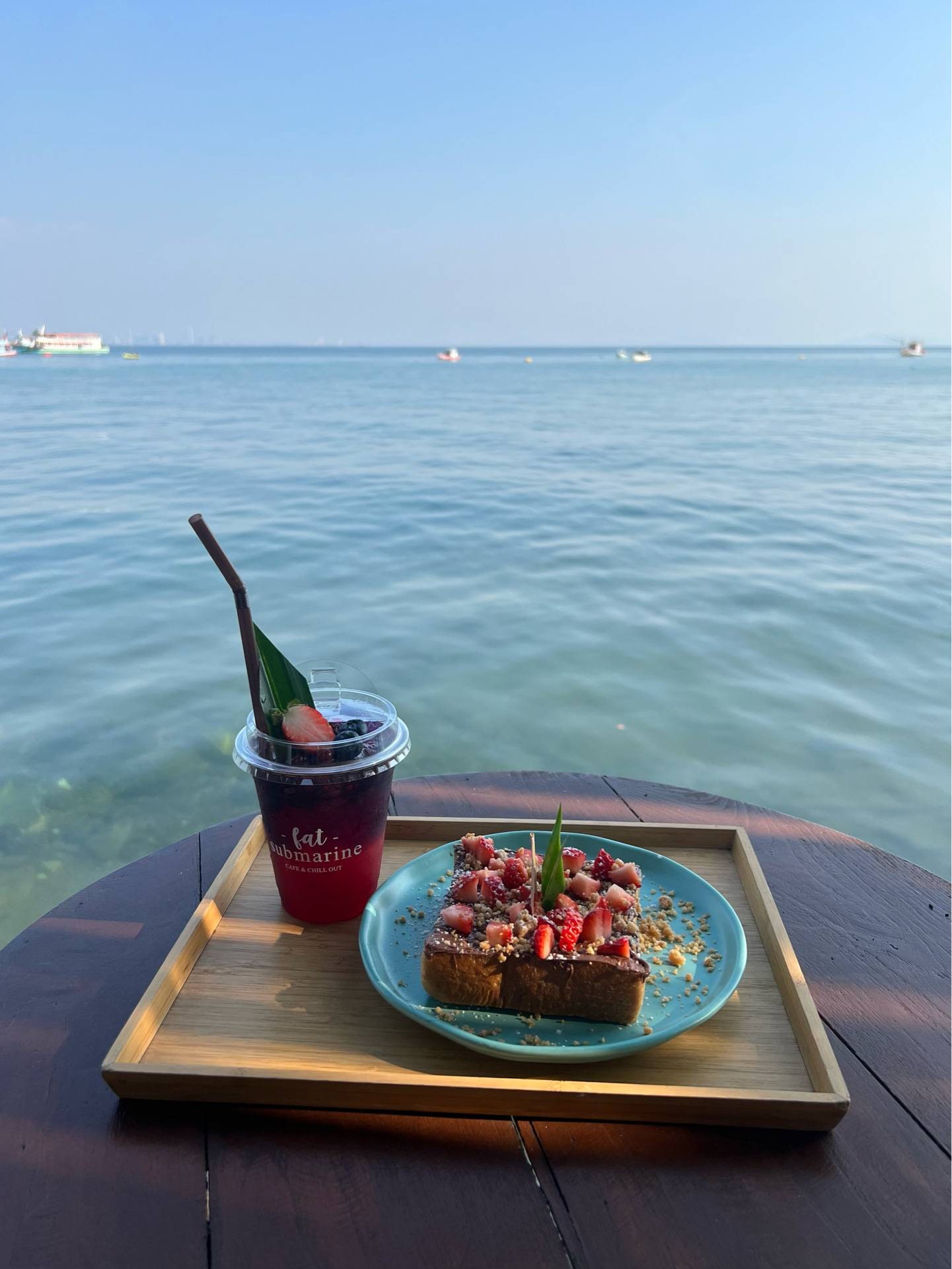 รีวิว Fat Submarine Cafe - วิวดี อาหารดี ราคาดี 100/100