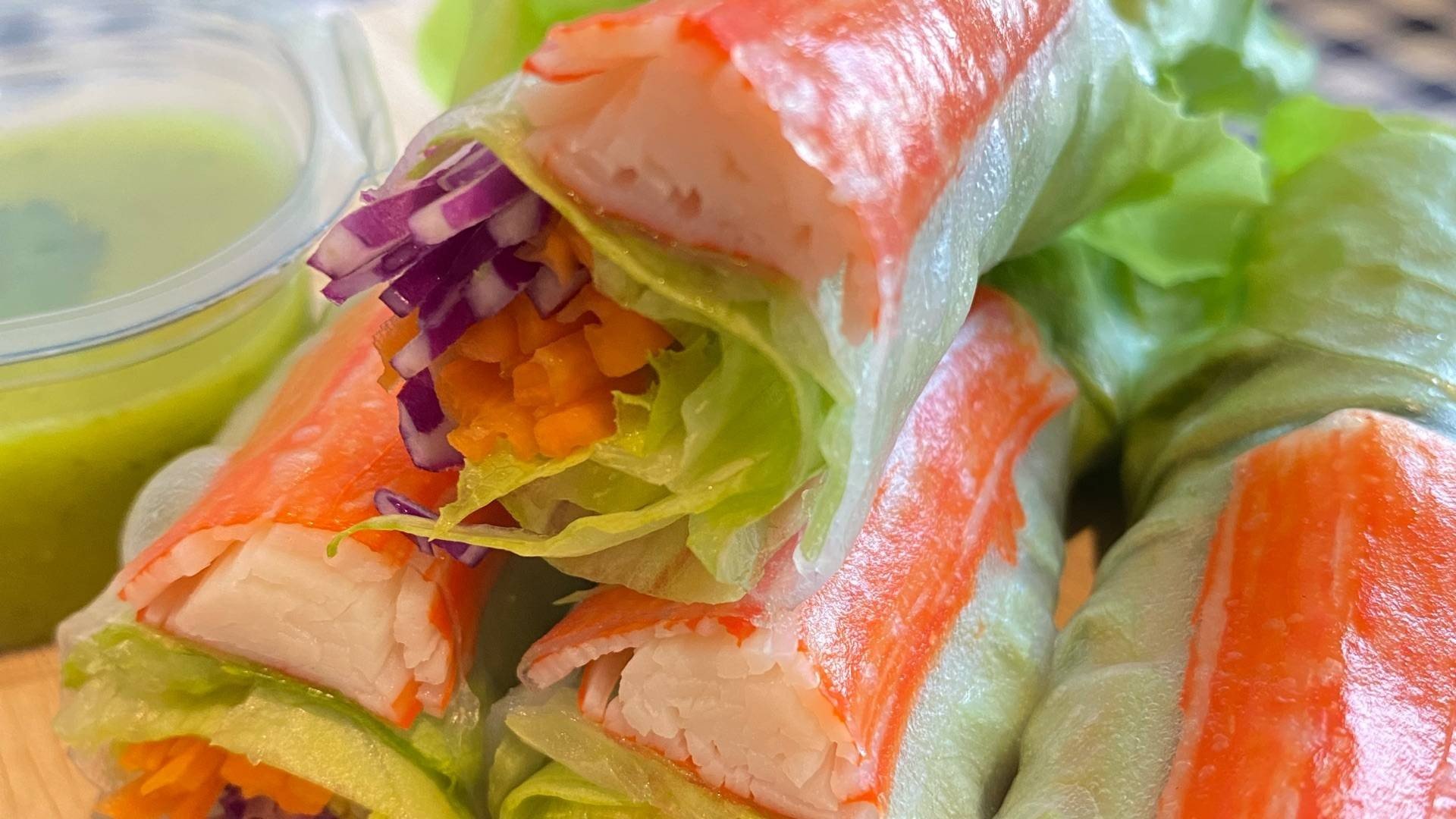 สลัดโรล (Salad Roll) - สั่งอาหารเดลิเวอรี | Wongnai x LINE MAN