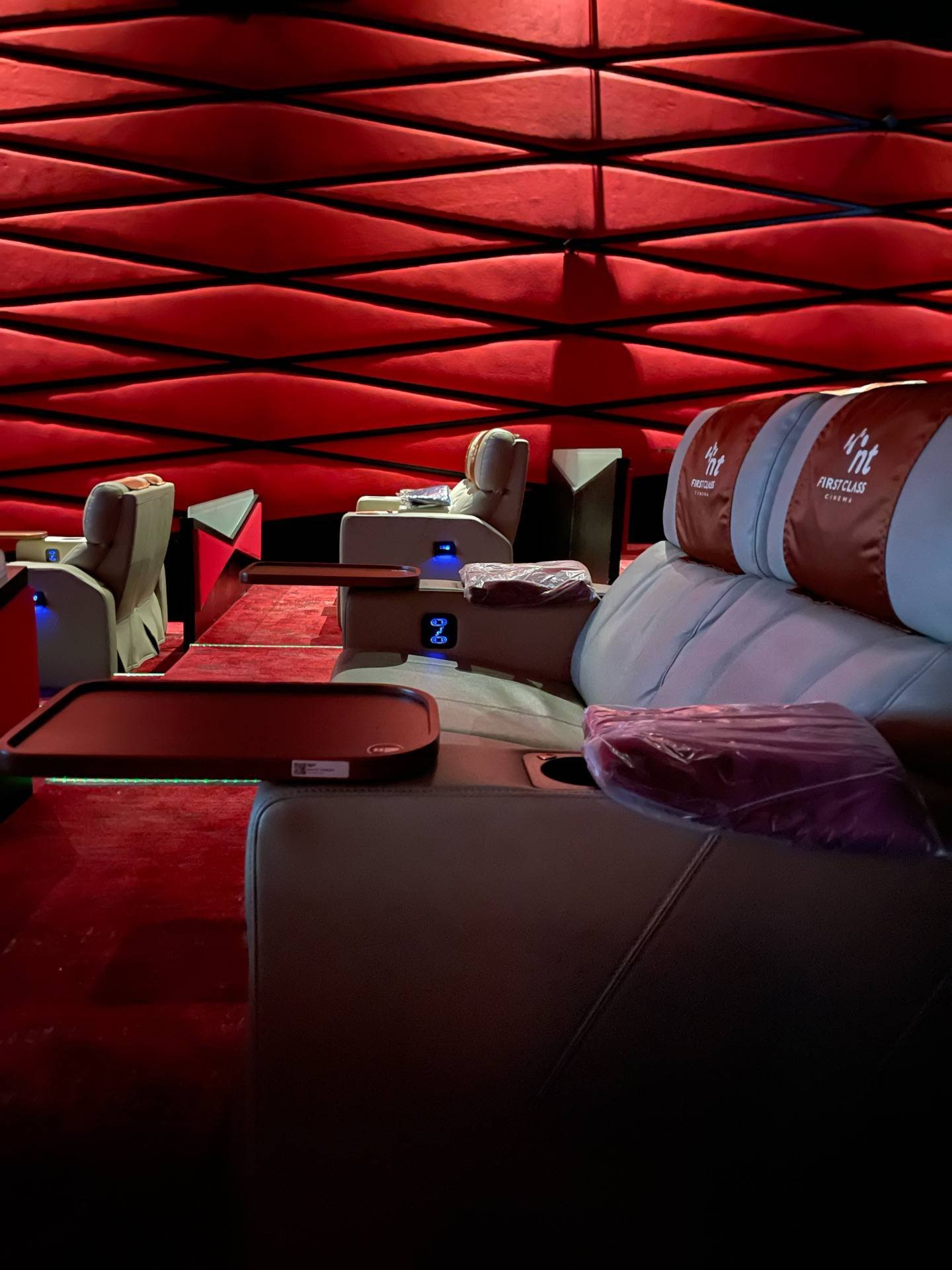 รูป First Class SF World Cinema centralwOrld