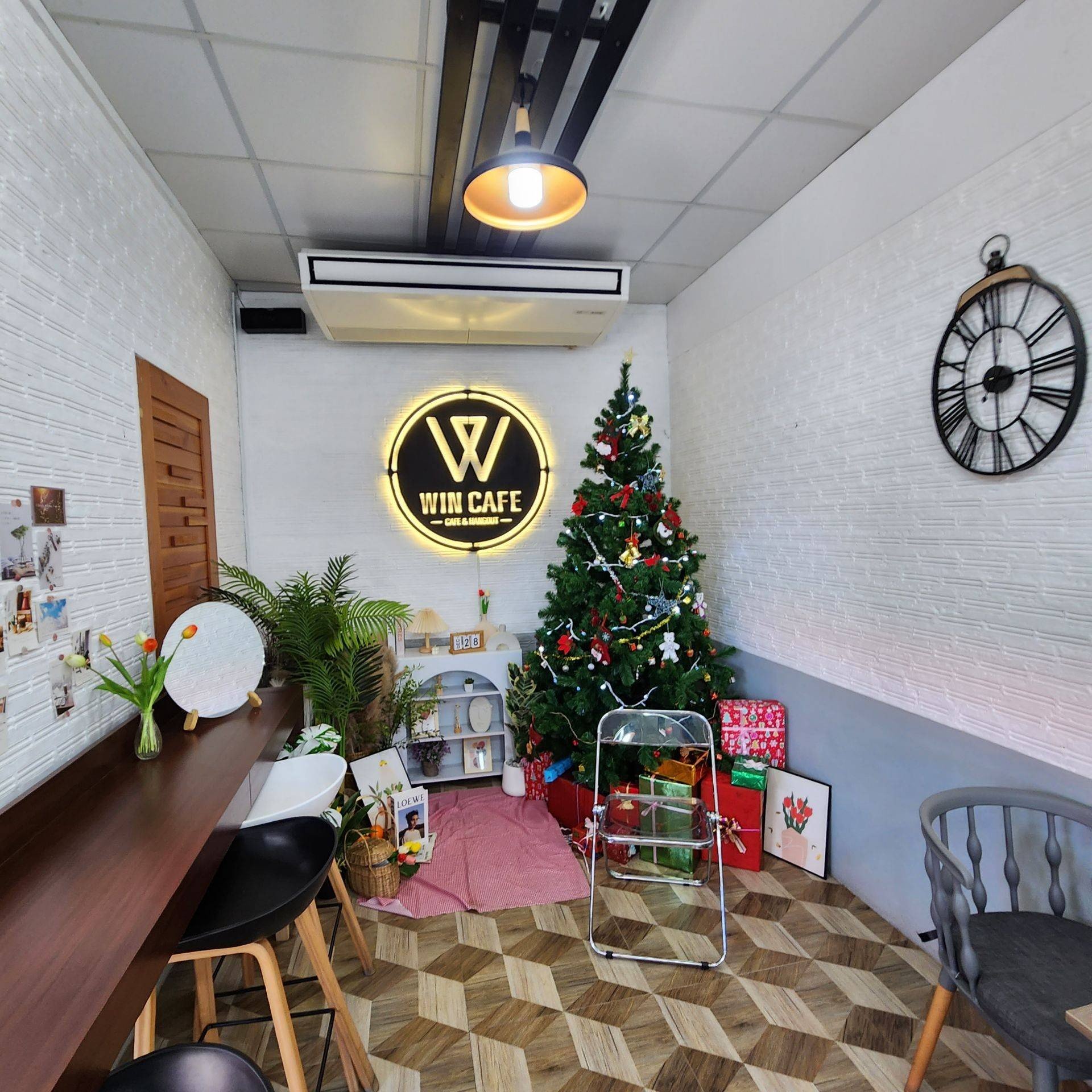 รูป WIN CAFE