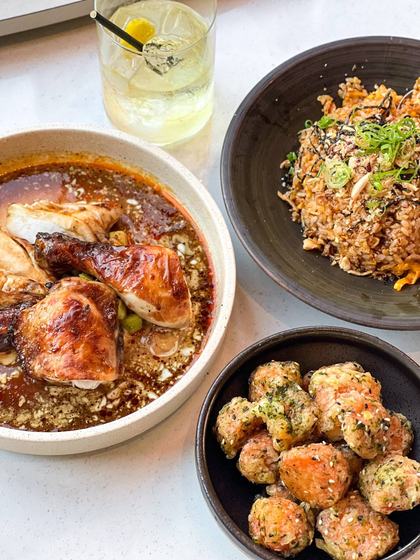 รีวิว Lazy Su - Yummy Pan Asian fusion in a modern and fun setting