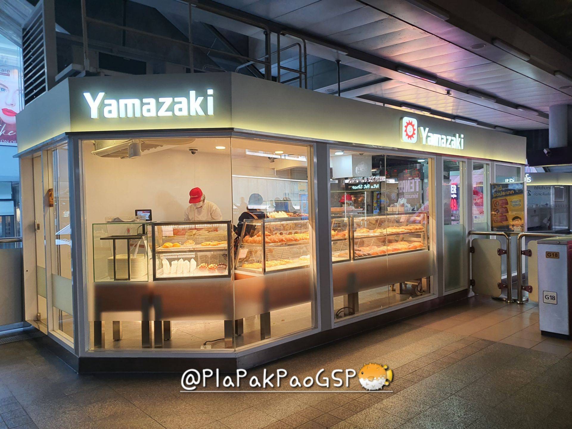 รูป ร้านยามาซากิเอ็กซ์เพรส สาขาบีทีเอสศาลาแดง (Yamazaki Express BTS ...
