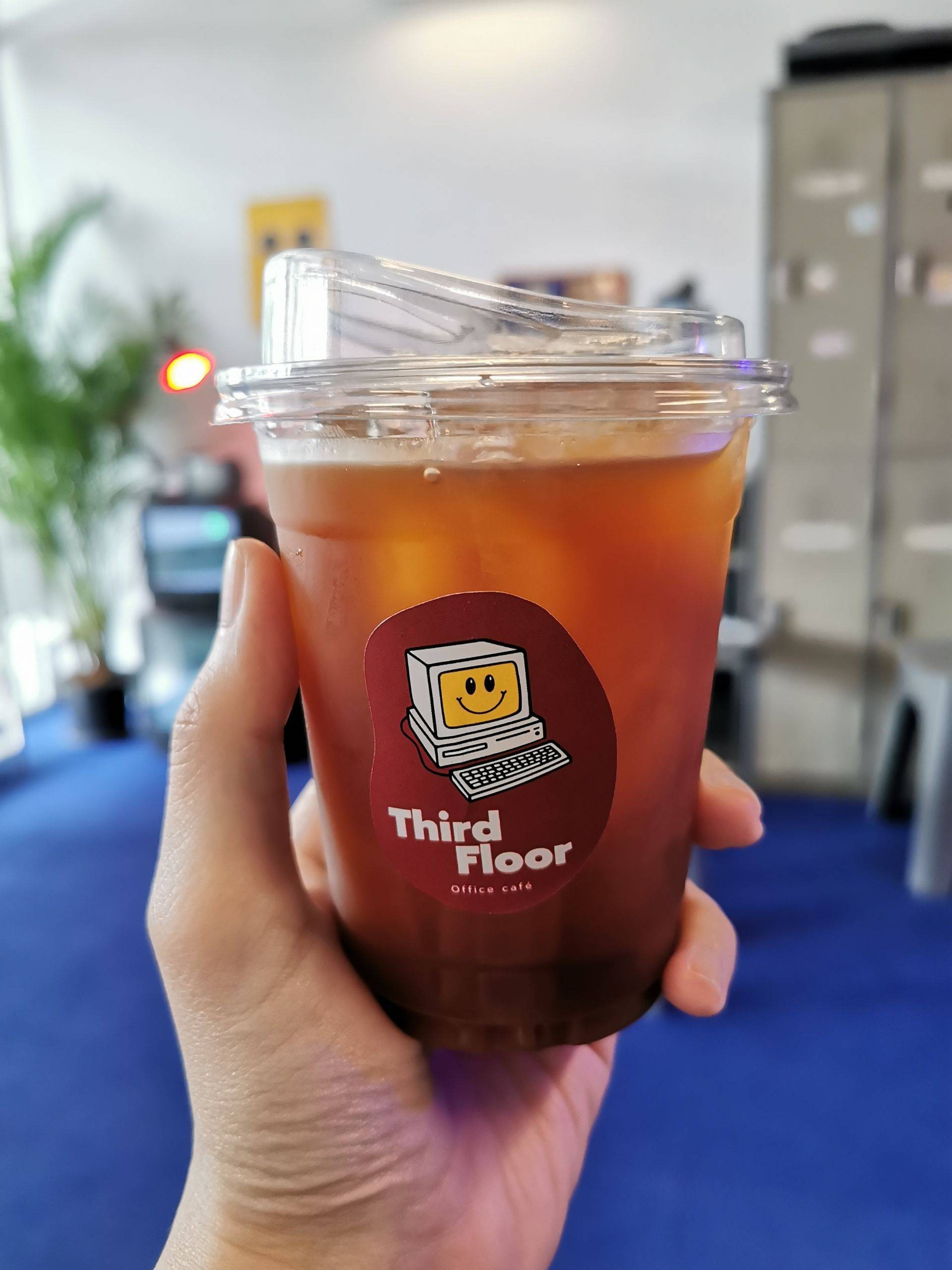 รีวิว 3fl.office café - ร้านไม่ใหญ่มาก เมล็ดมีให้เลือกไม่เยอะ แต่ดีใช้ได้