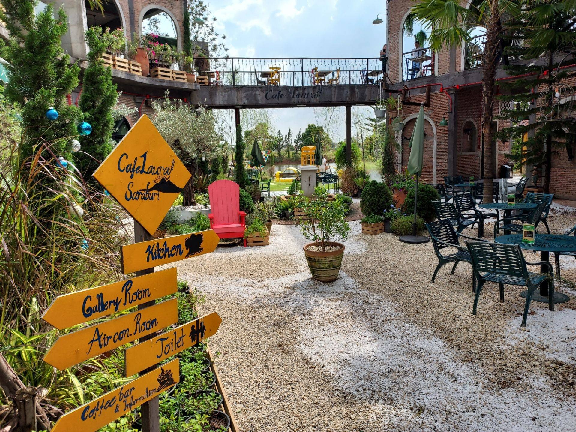 รูป Cafe Laura Bar & Restaurant หนองแค