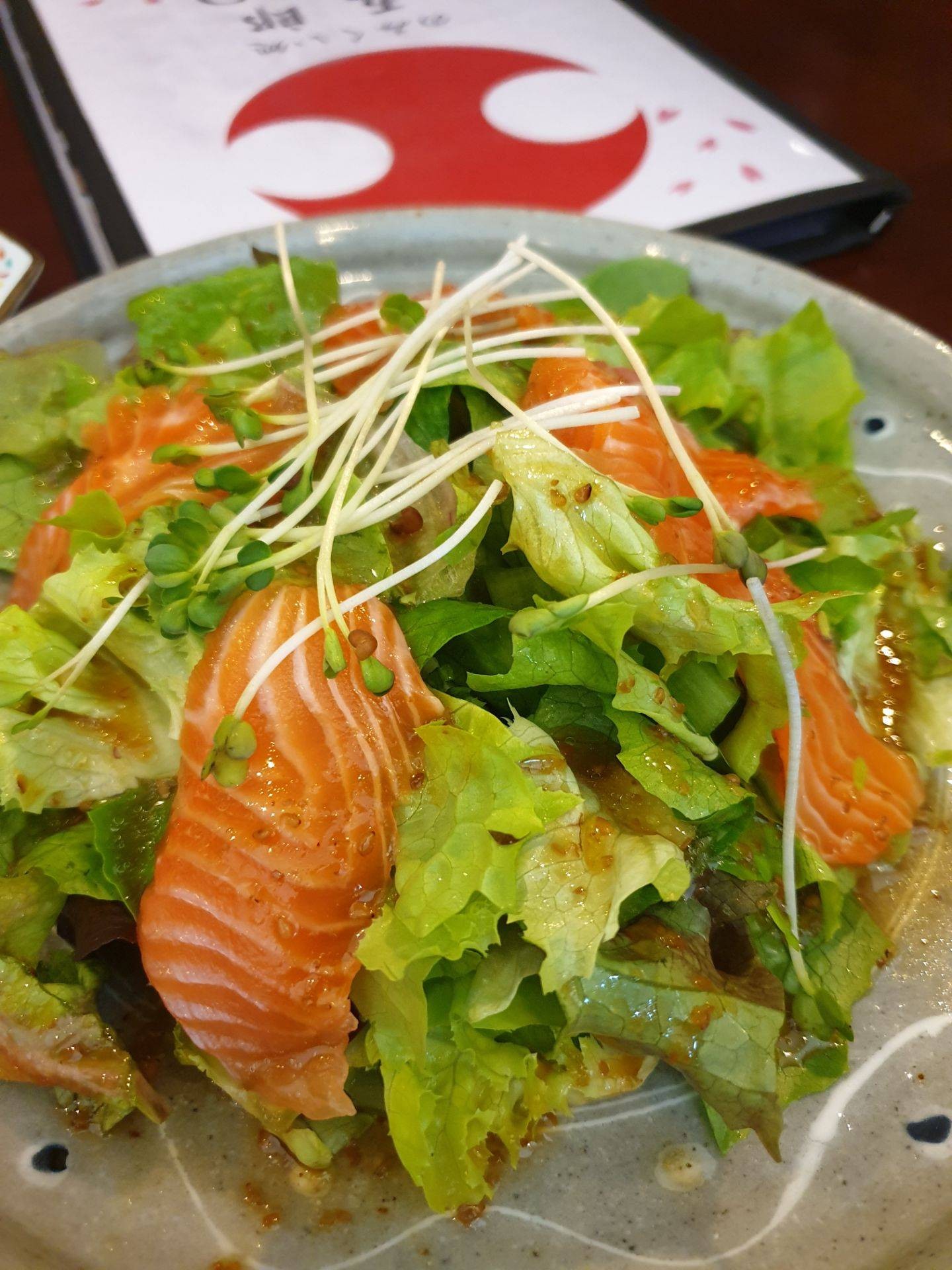 สลัดแซลมอล ร้าน GORO Japanese Restaurant - Wongnai