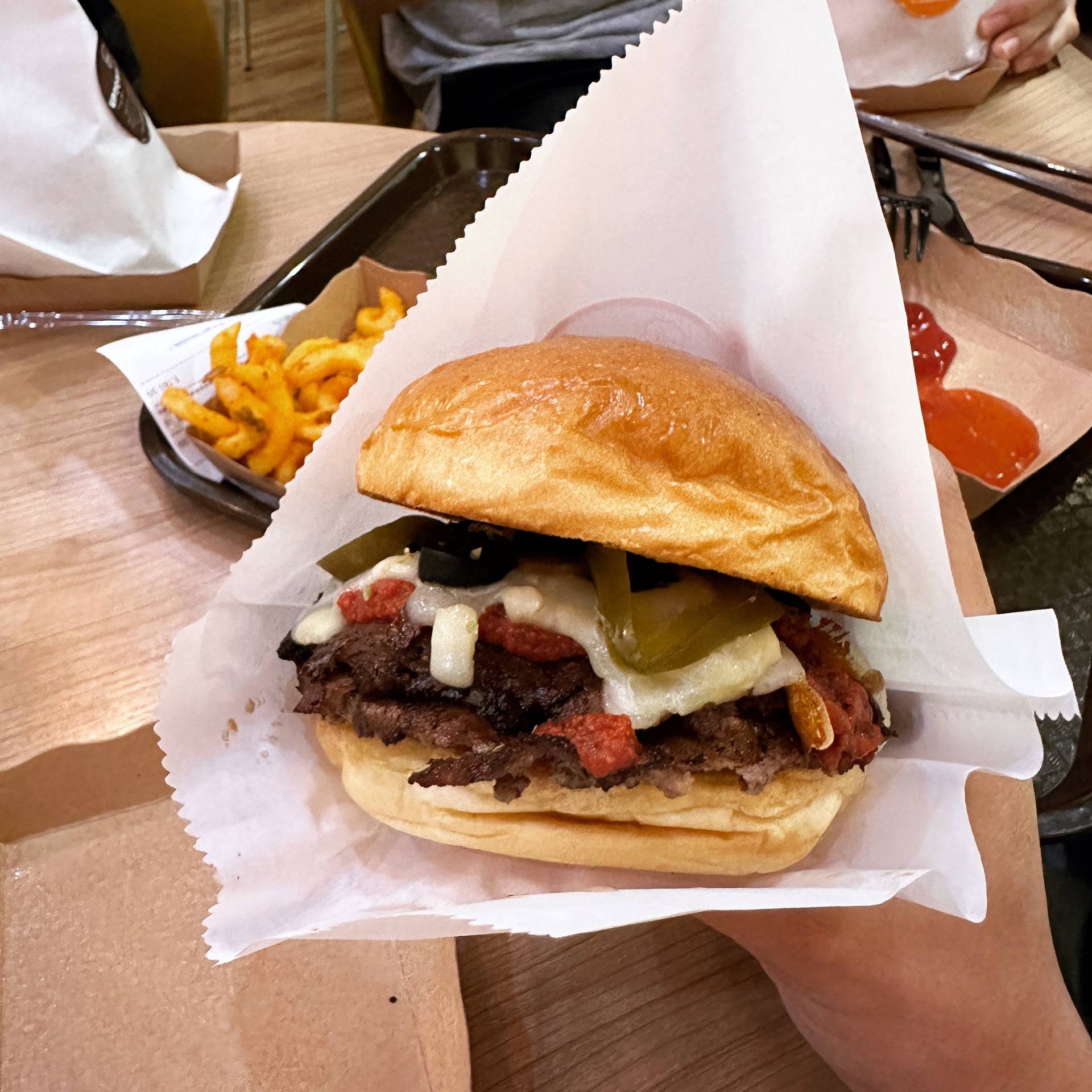 รีวิว Smizzle Burger แบมบีนี่ วิลล่า - อเมริกันเบอเกอร์