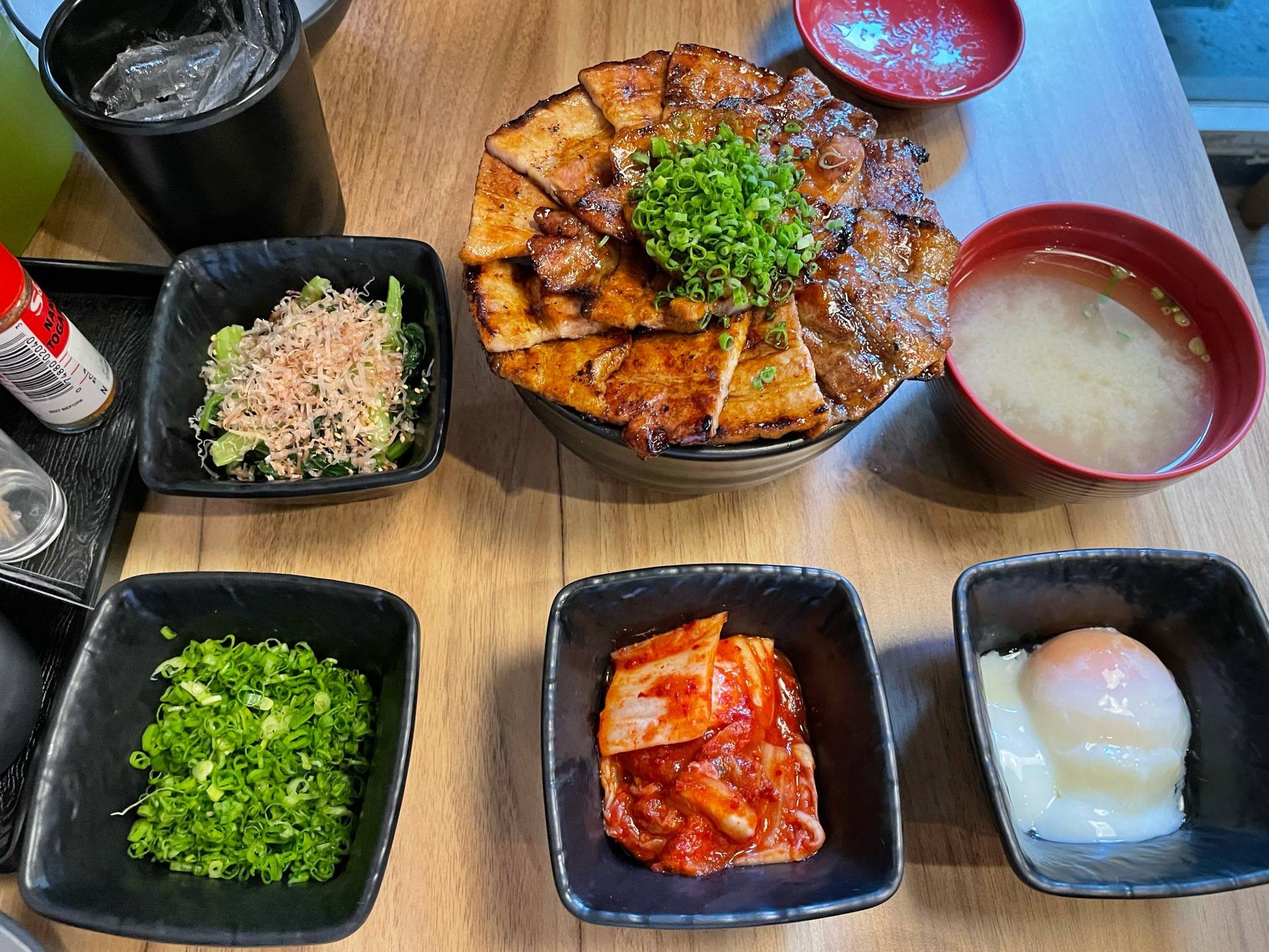 รีวิว Ohachi Butadon (สาขาอารีย์) อารีย์ - ข้าวหน้าหมูสามชั้นย่างรสชาติ ...