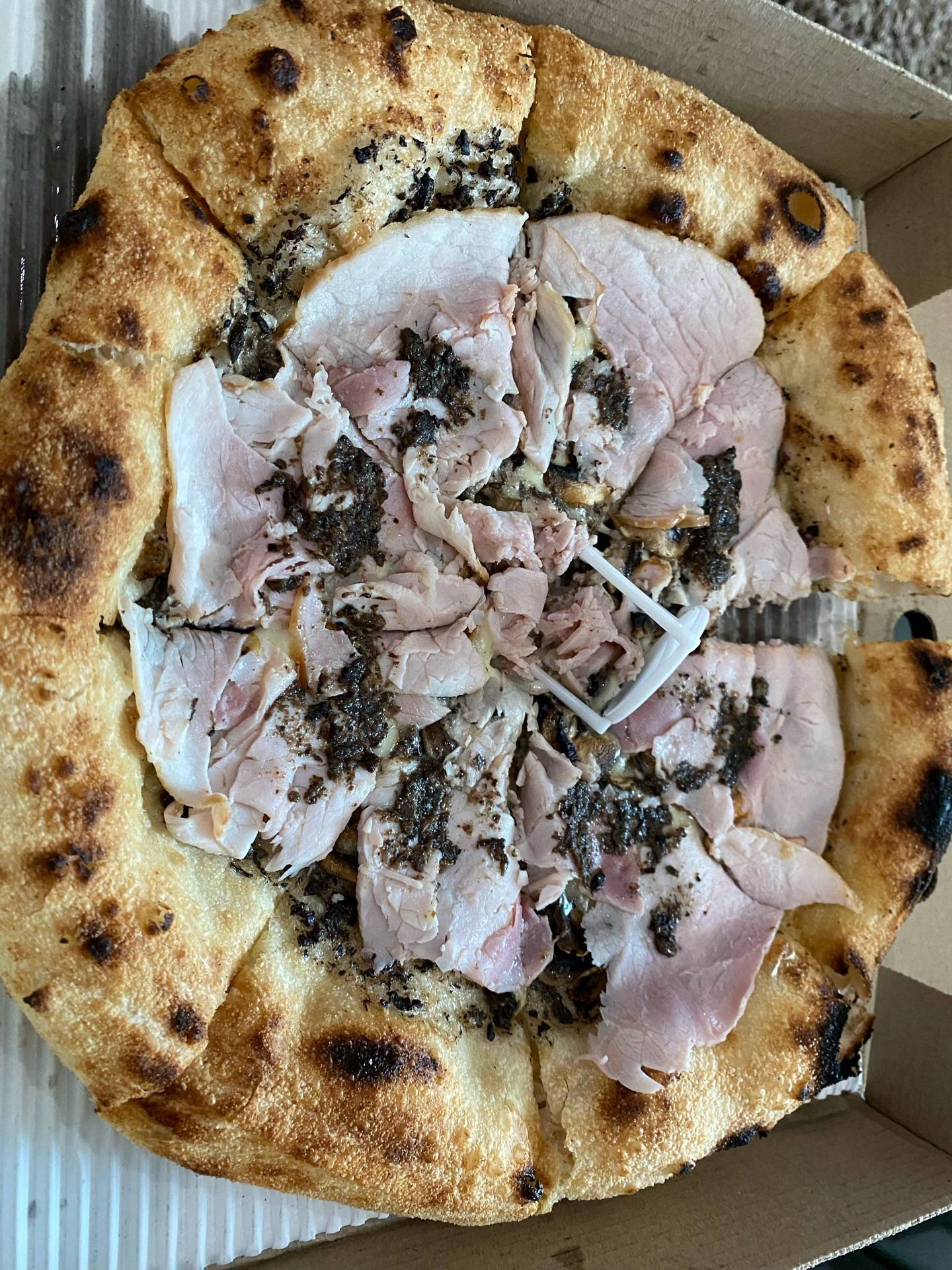 พิซซ่าแฮมทรัฟเฟิล ร้าน Ronin pizza ลาดพร้าว 18