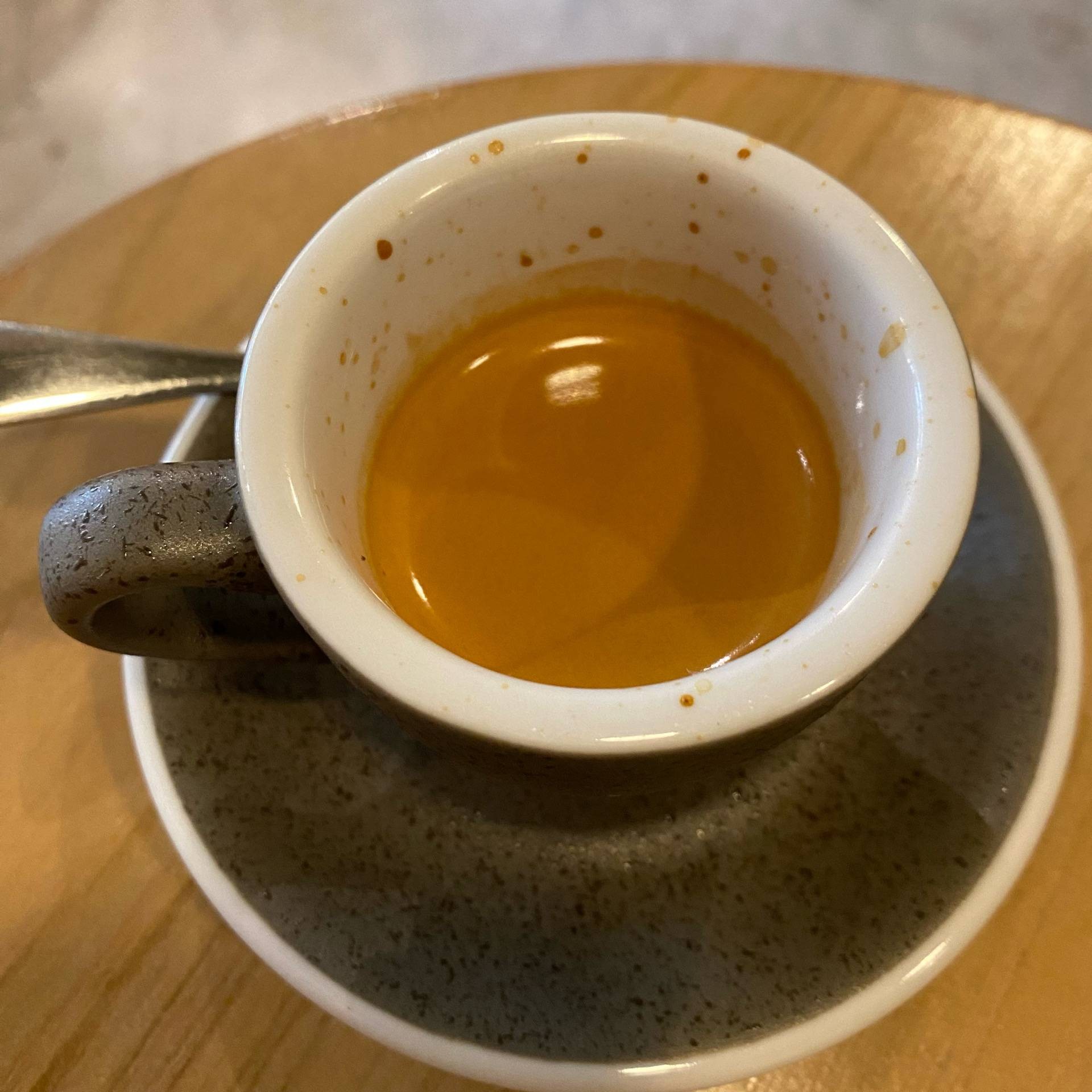 รีวิว Ports coffee - - กาแฟอร่อย ขนมดี บริการดีครับ