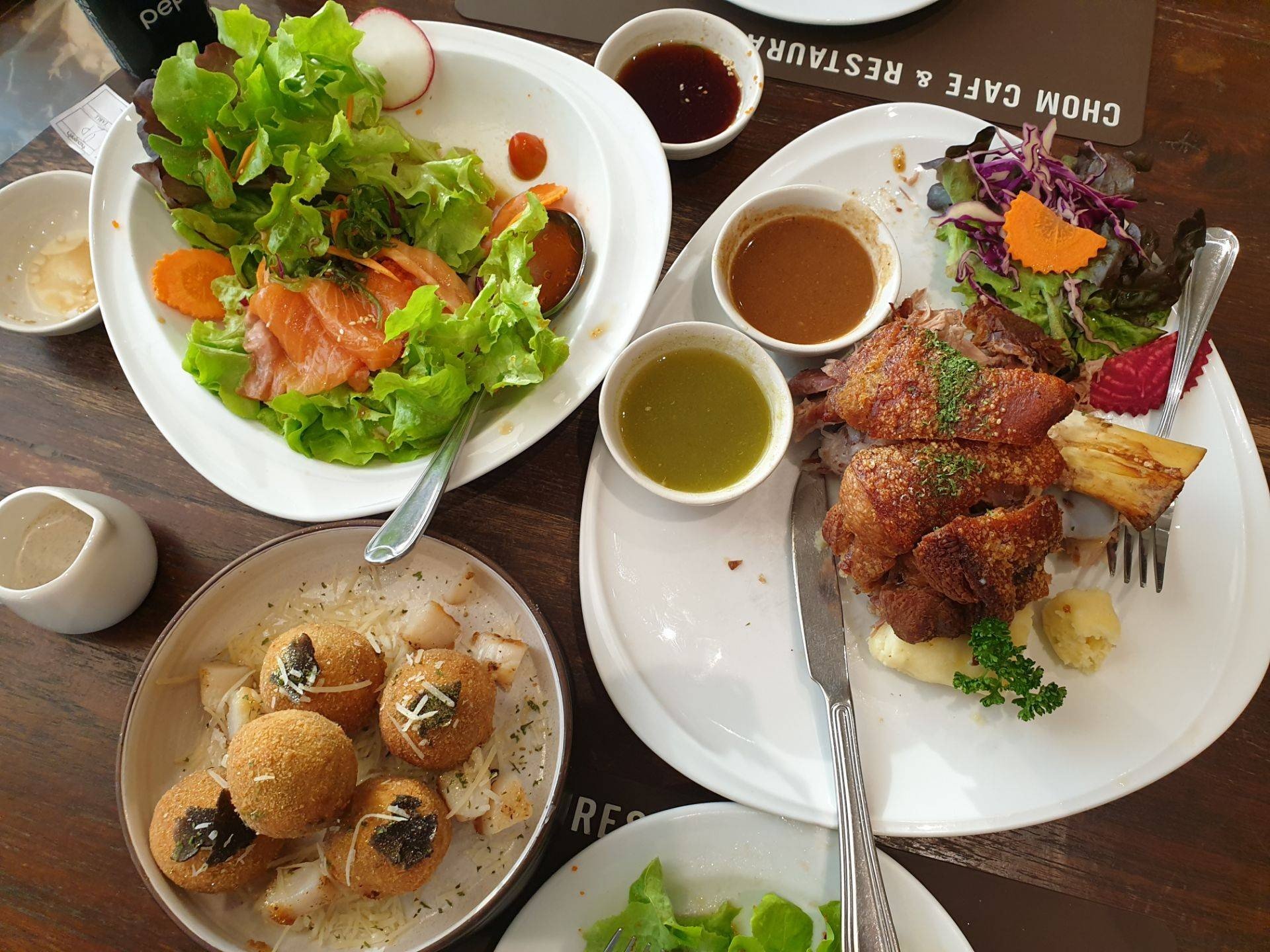 รีวิว CHOM Cafe & Restaurant - ร้านดังฟิลสวนเชียงใหม่ - Wongnai