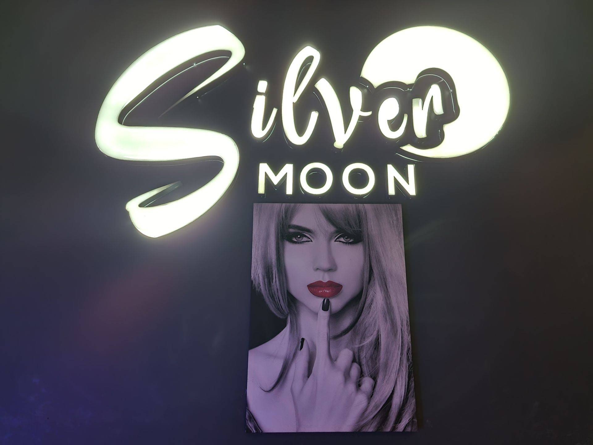 รีวิว Silver Moon Rooftop Bar Novotel Sriracha & Koh Si Chang Marina ...
