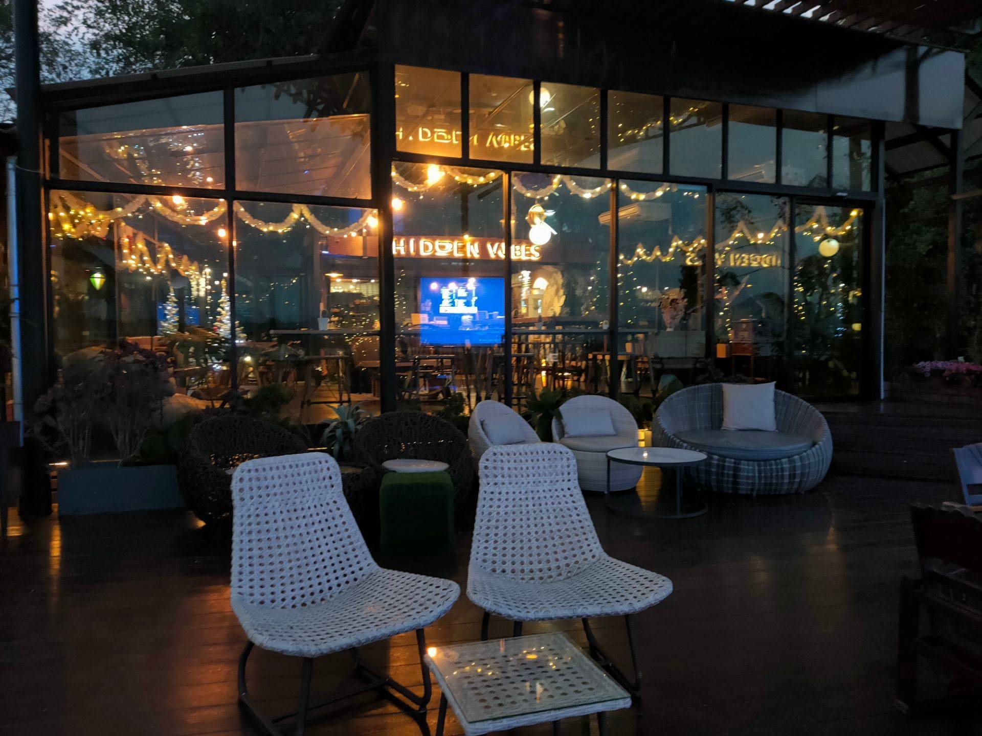 รีวิว Hidden Vibes Cafe - Hidden Vibe Cafe คาเฟ่ริมเขื่อนแก่งกระจาน ...