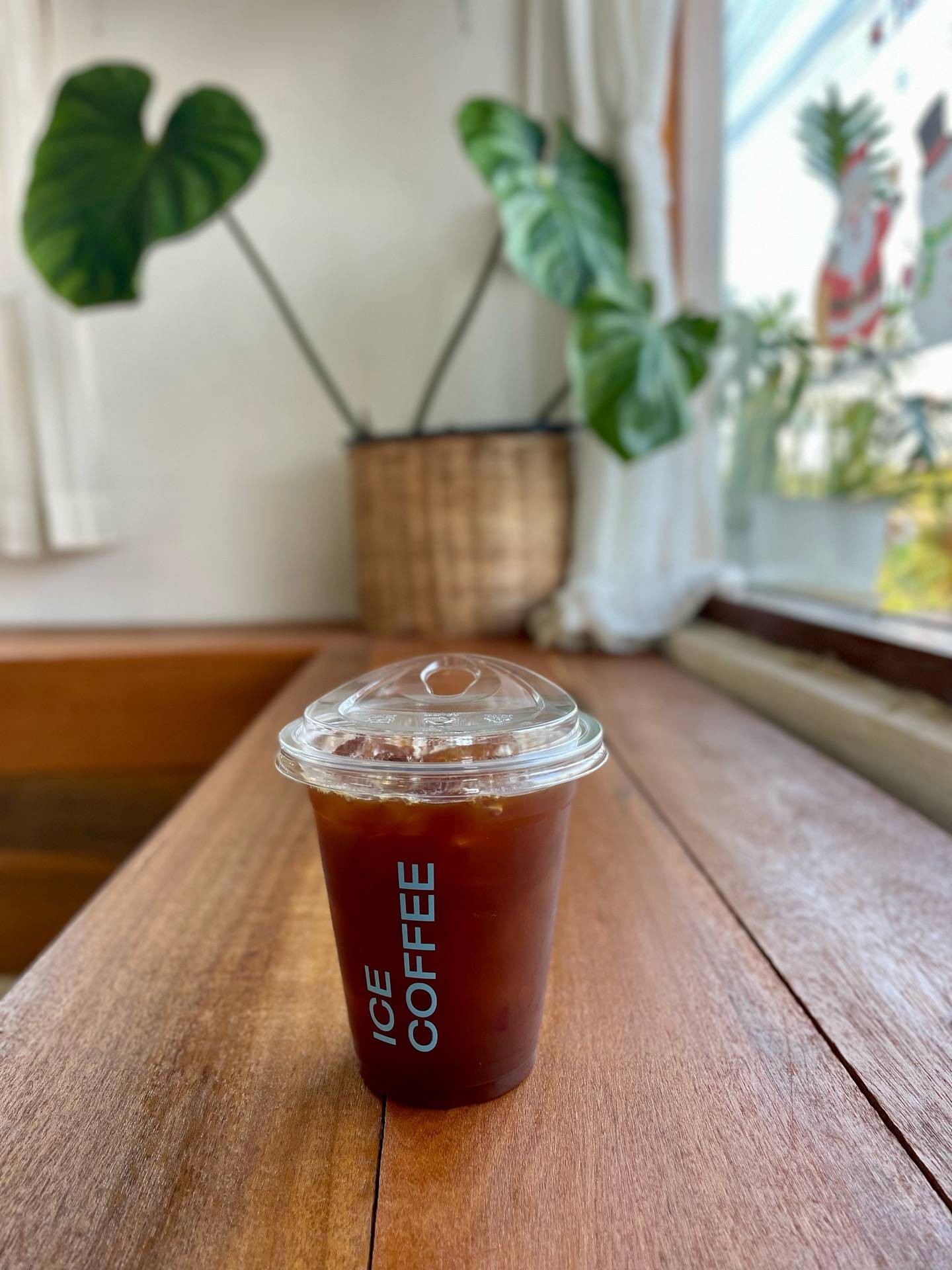 รีวิว ICE COFFEE - กาแฟริมทาง เลยแยกดอยหล่อ ระหว่างไปจอมทอง