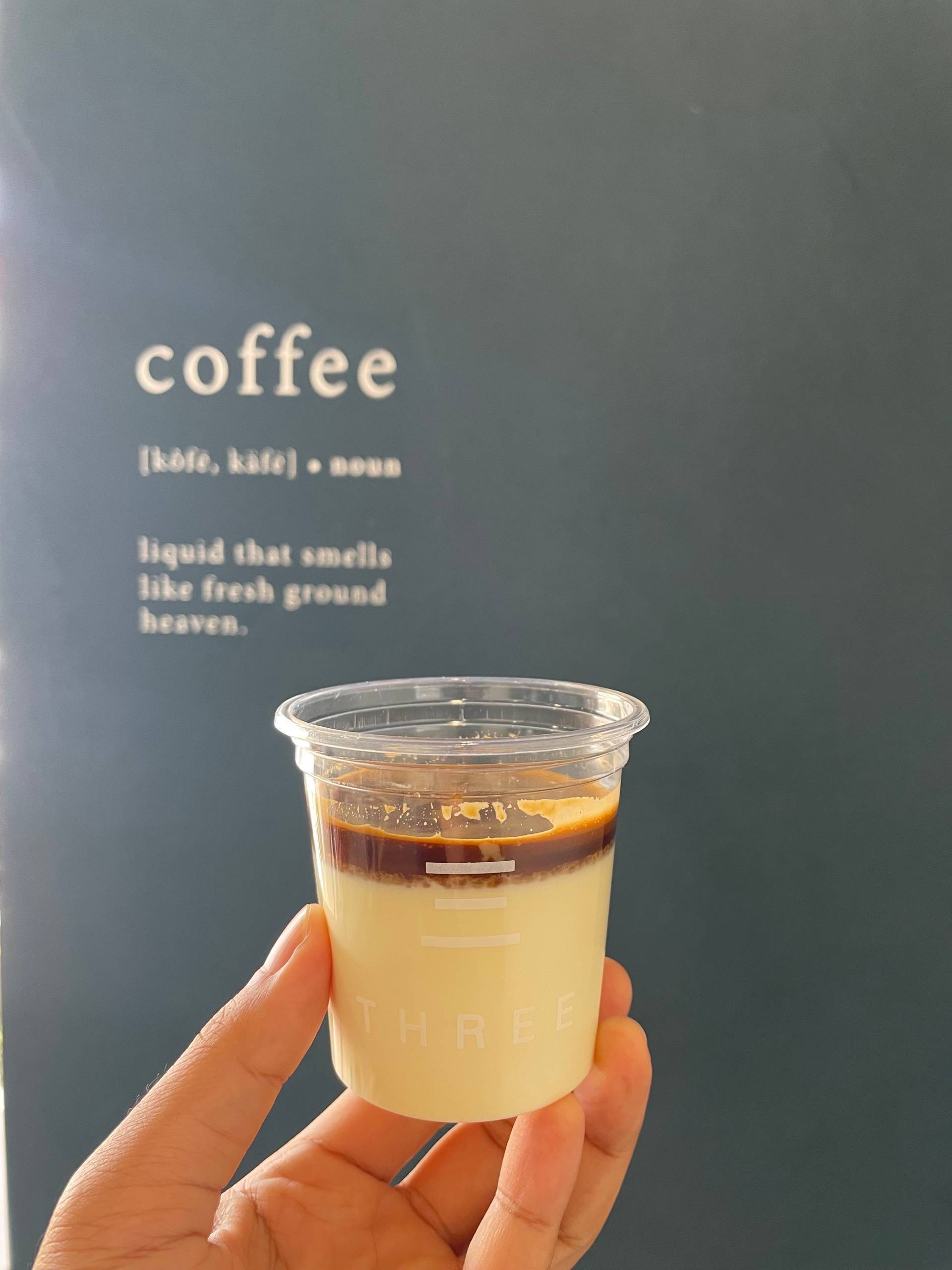 รีวิว THREE Cafe - บรรยากาศดี กาแฟอร่อย