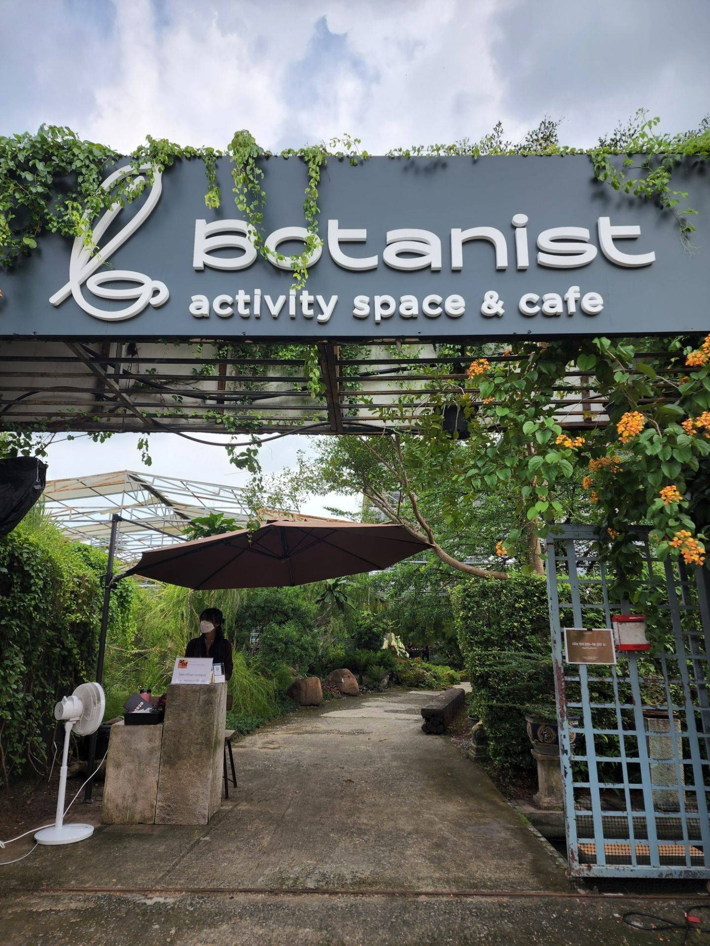 รีวิว Botanist Activity Space & Cafe - ร้านคาเฟ่สวยกลางสวน - Wongnai