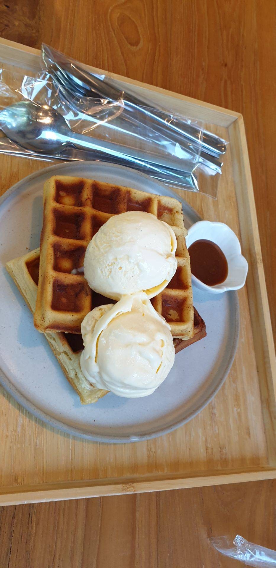 รีวิว Vintique Cafe & Lifestyle - วาฟเฟิลอร่อยมาก ร้านควรปรับปรุงวิธีบริการ