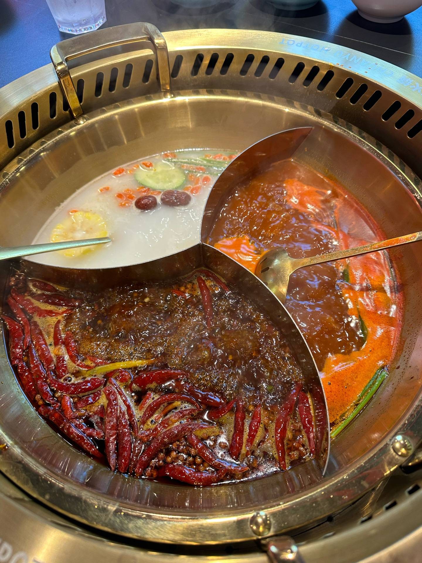 รีวิว Chuan Yu Chinese Hotpot - หม้อไฟจีน ร้านสวย มีพร้อพให้แต่งตัวถ่าย ...