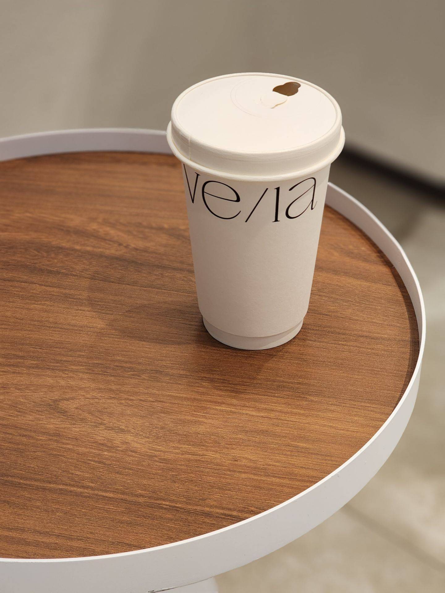 รีวิว VE/LA (Coffee) - Centralworld - ร้านกาแฟสำหรับ Quick takeaway ในห้างค่ะ