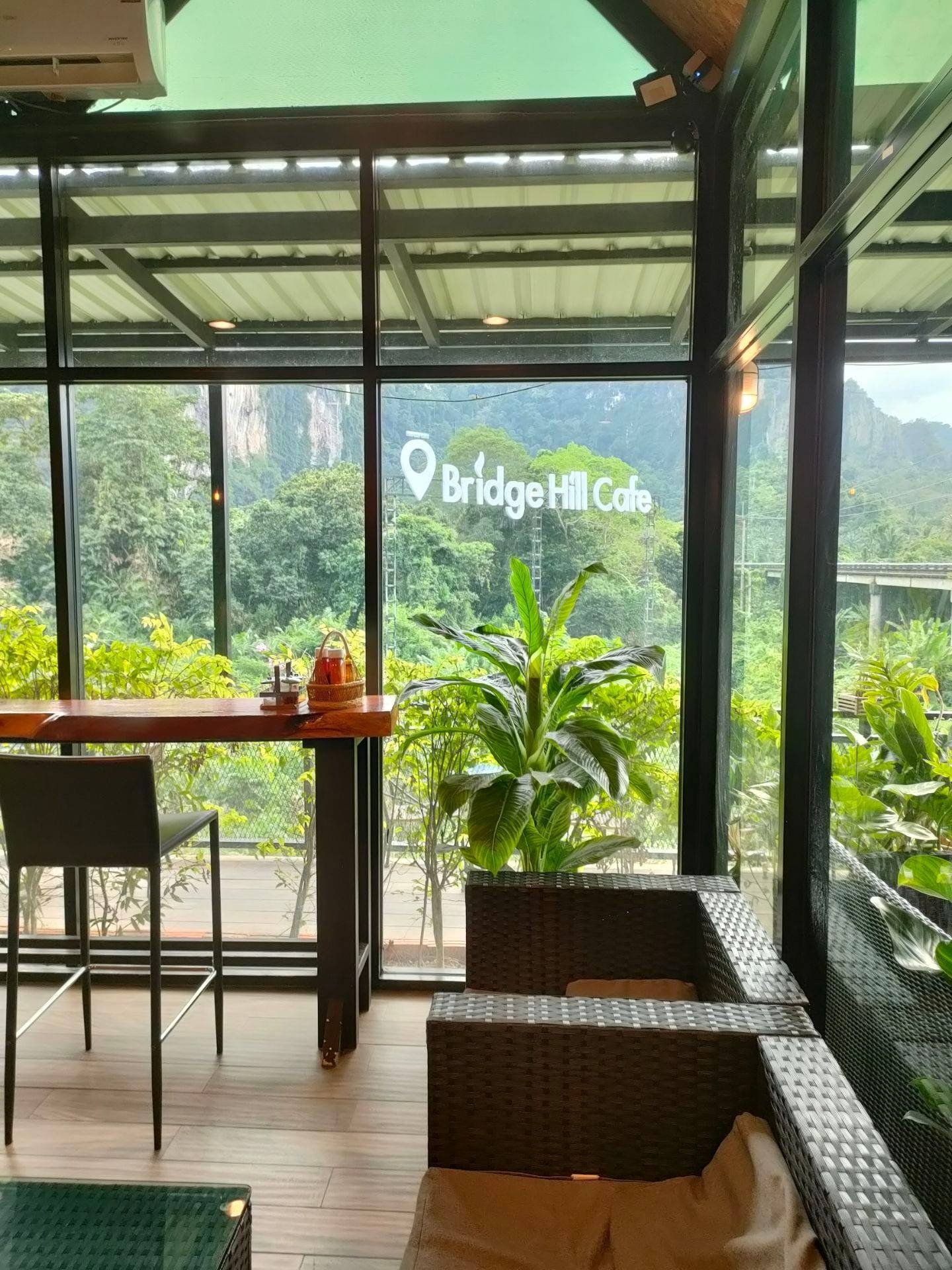 รูป Bridge Hill Cafe