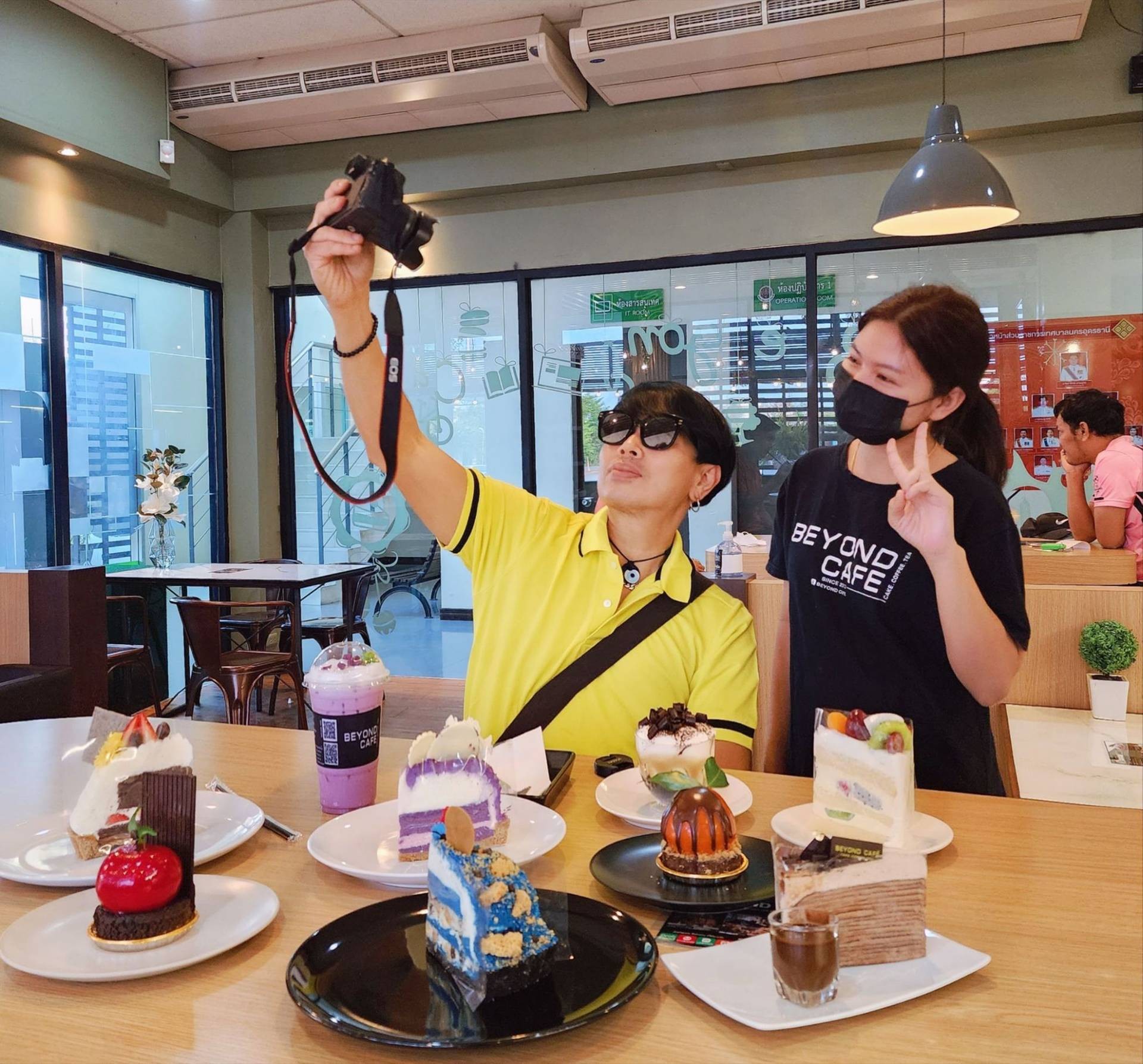 รูป BEYOND CAFE (บียอนด์ คาเฟ่ กาแฟ เค้ก) สาขาสนามกีฬาเวสสุวรรณ
