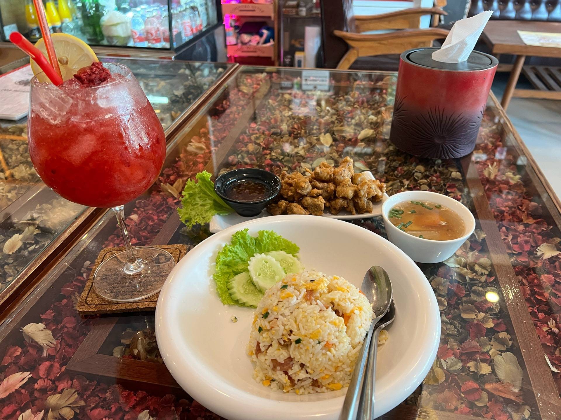 รีวิว Coffee Bar Ranong - อาหารและน้ำอร่อย ราคาไม่แพง