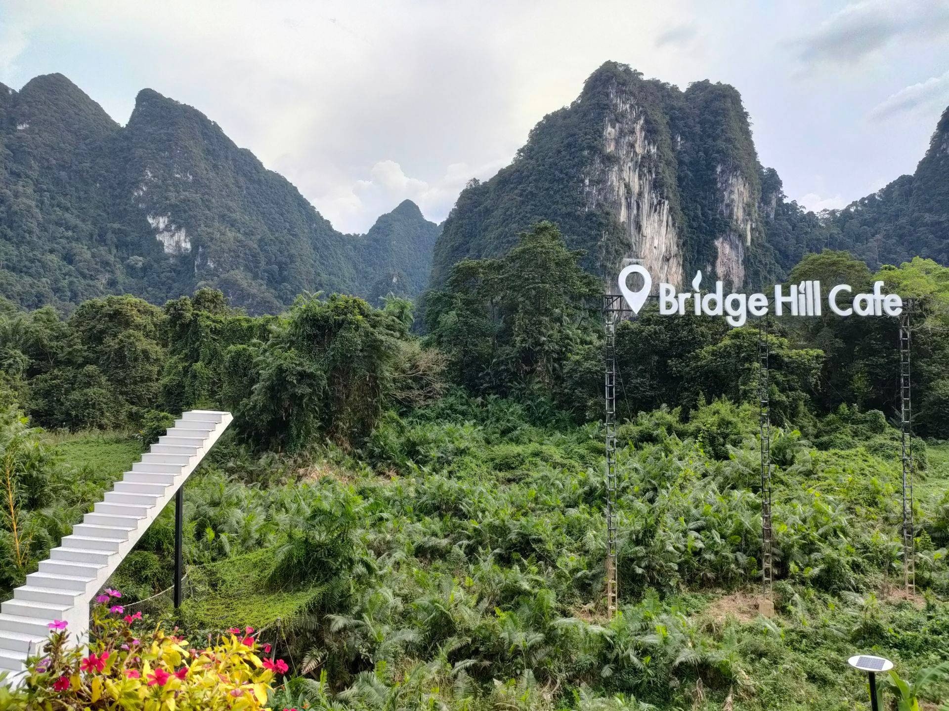 รูป Bridge Hill Cafe