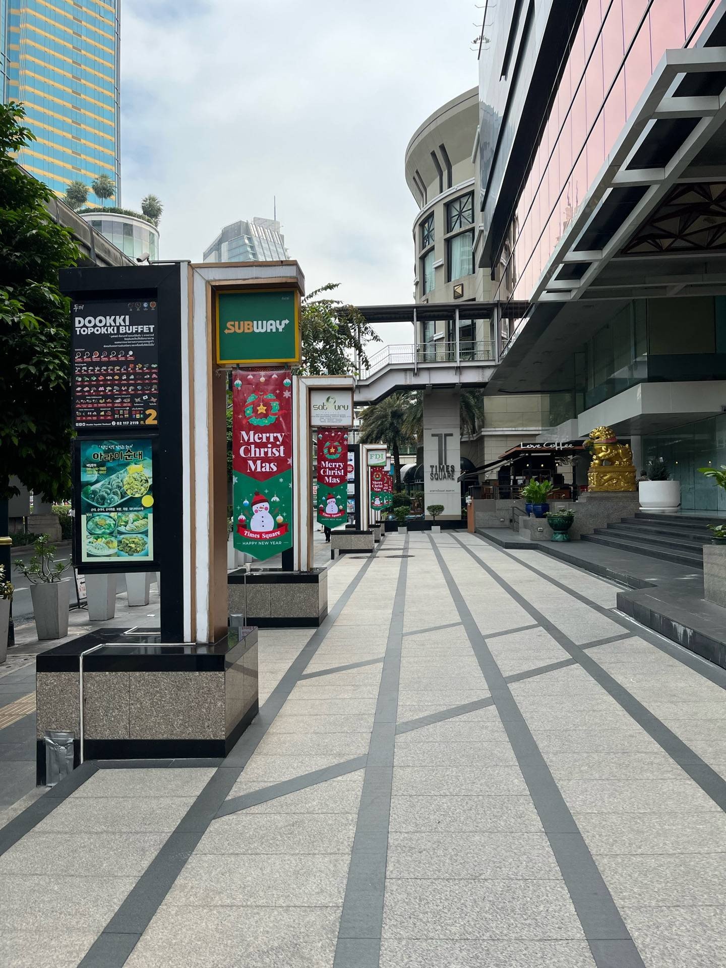 รีวิว Time Square - Time Square Building ย่านอโศก