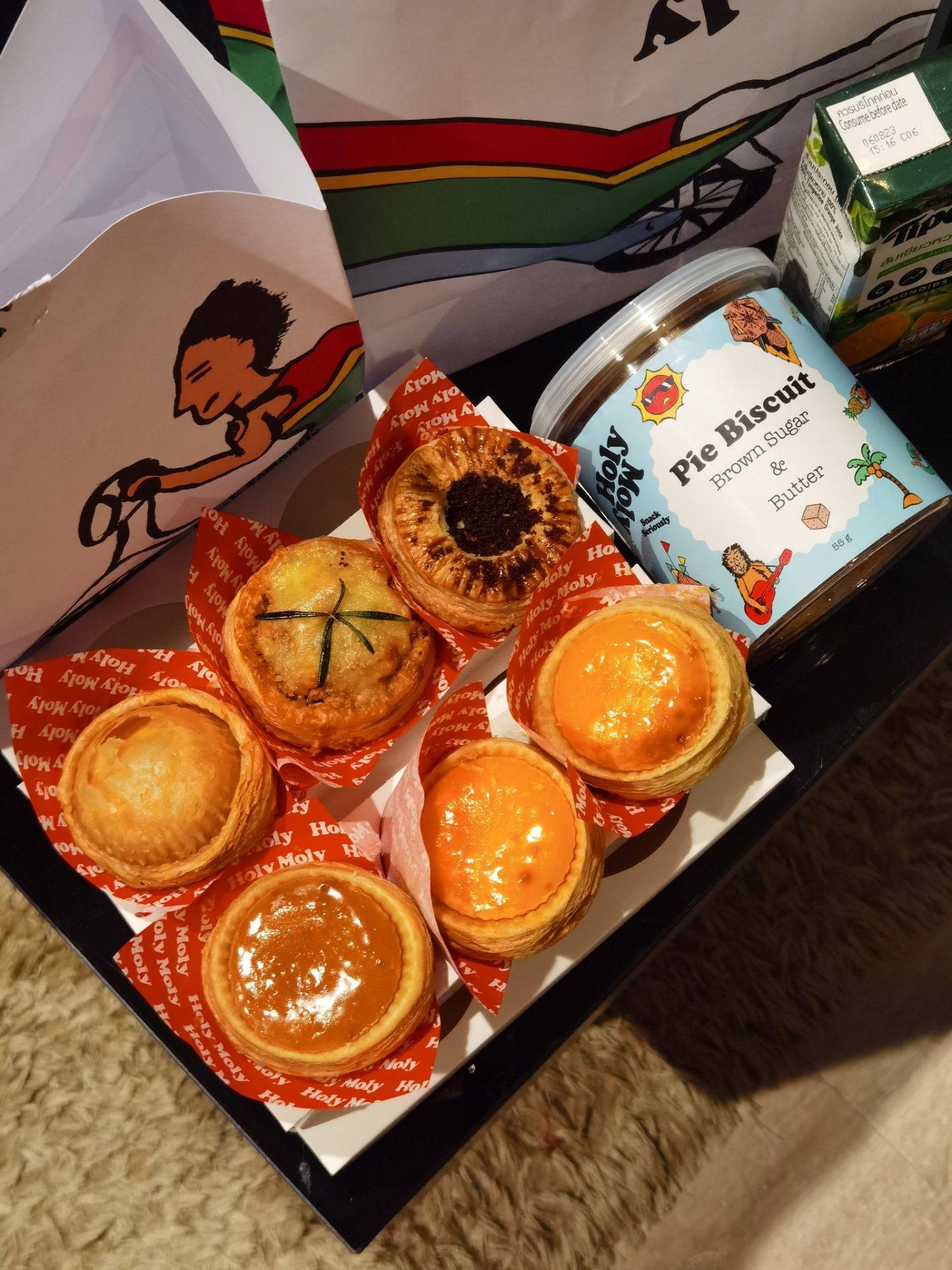 รีวิว Holy Moly ถนนหลังสวน - พายน่ารักแถมอร่อย - Wongnai