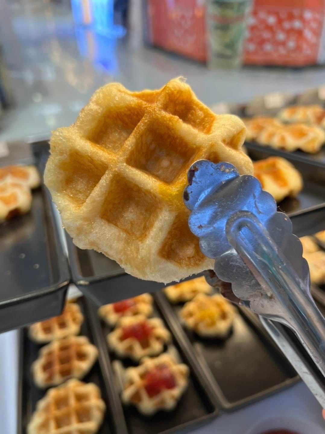 ร้าน Waffle hug อมร พหลโยธิน 58 เข้าทางแม็กเเวลู่ - ตลาดหน้าอมร | รีวิว ...