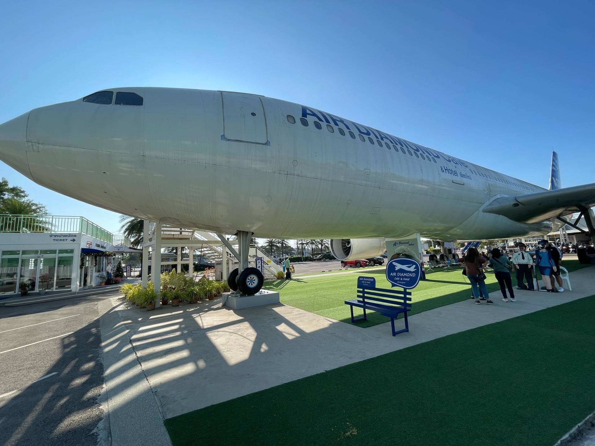 รีวิว Air Diamond Cafe&Hotel Chiangmai - กินกาแฟบนเครื่องบิน