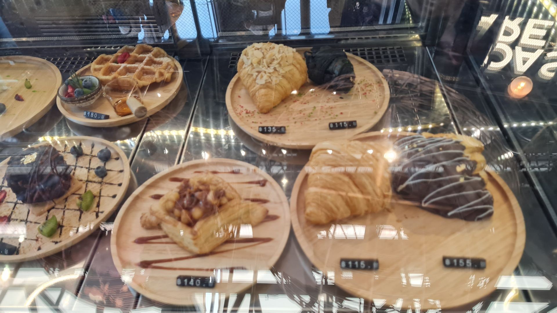รีวิว Rolling Roasters Coffee พรานนก-พุทธมณฑล - ร้านกาแฟปิดเร็ว - Wongnai