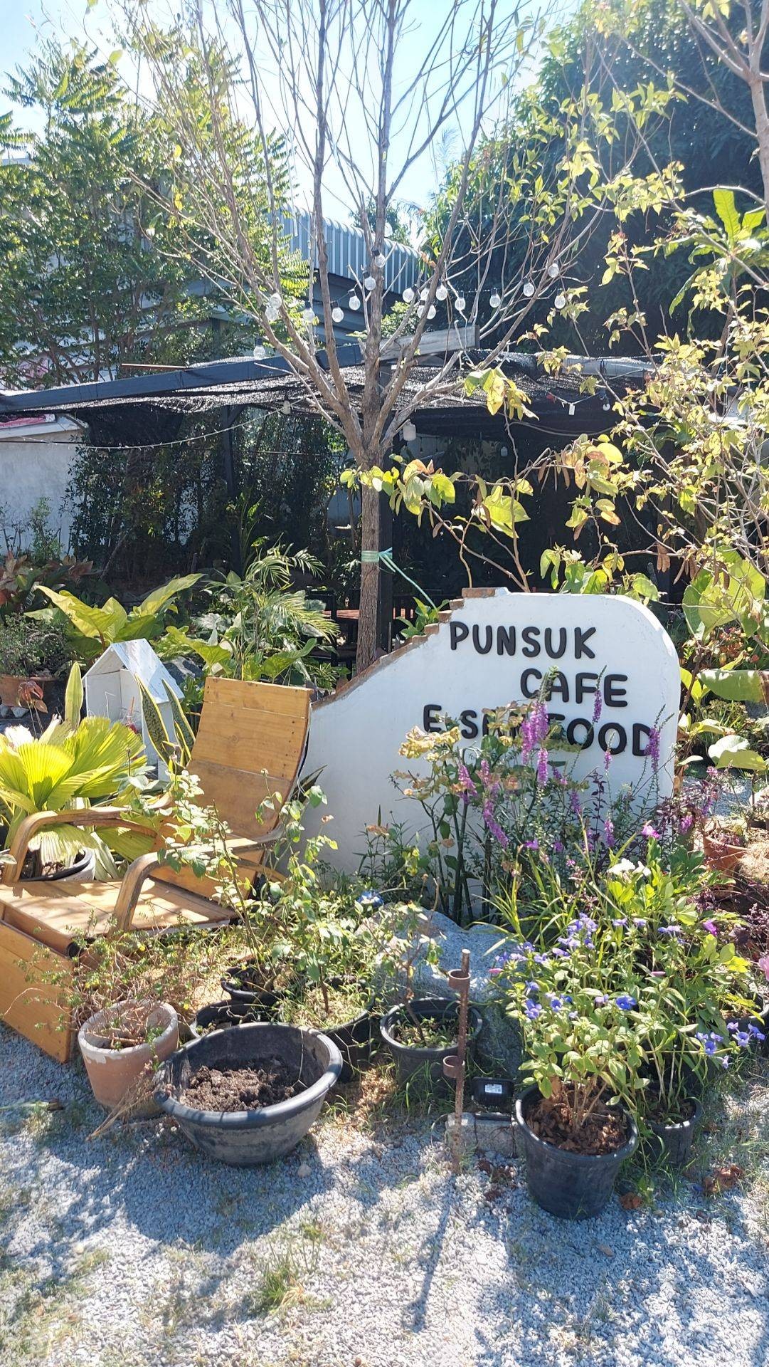 รีวิว Punsuk café and Garden - - ร้านเล็ก ๆ ที่ใช้พื้นที่ได้คุ้ม