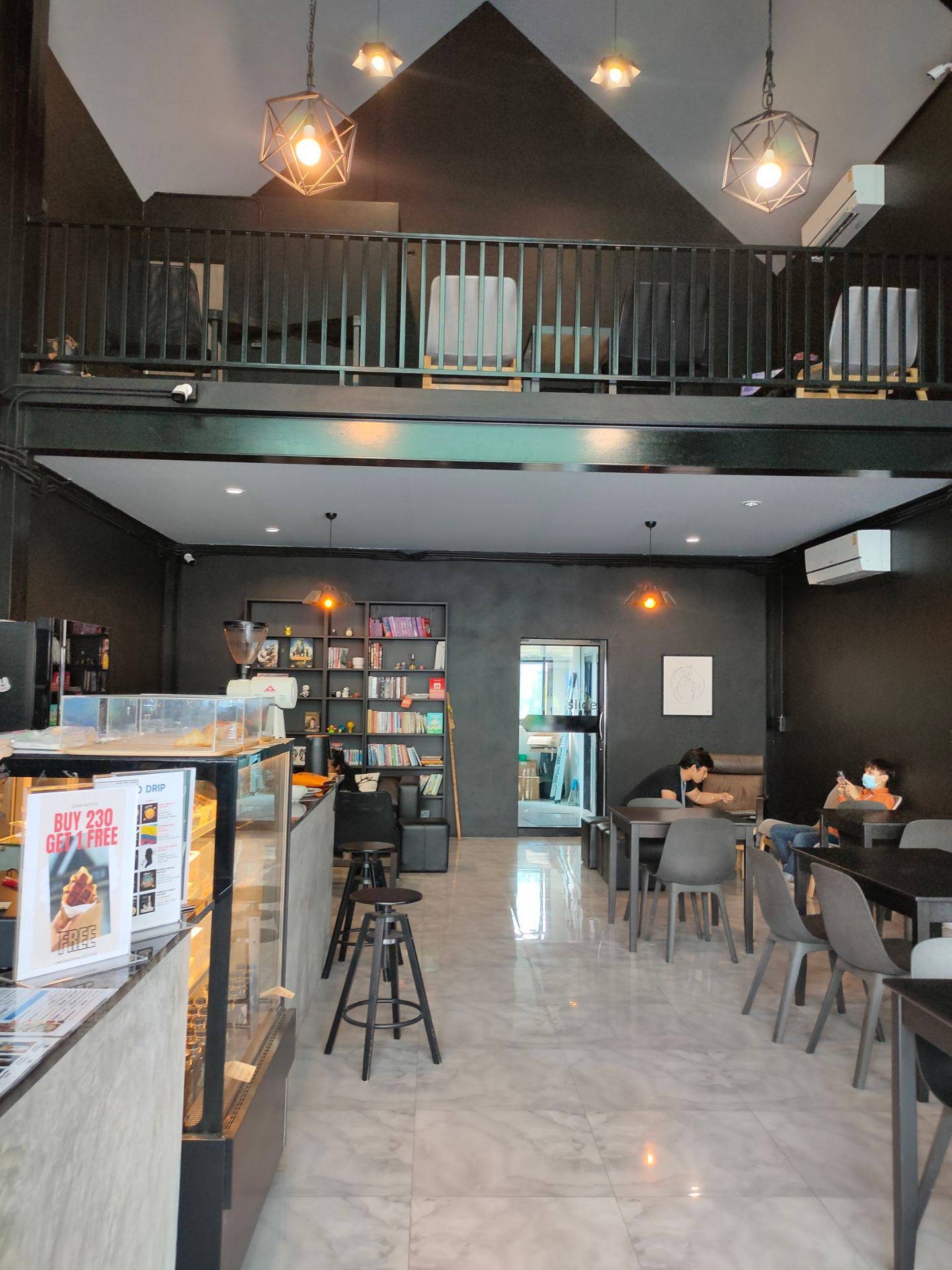 รีวิว Dark Matter Cafe ระยอง - ร้านกาแฟสวยๆกลางตัวเมืองระยอง